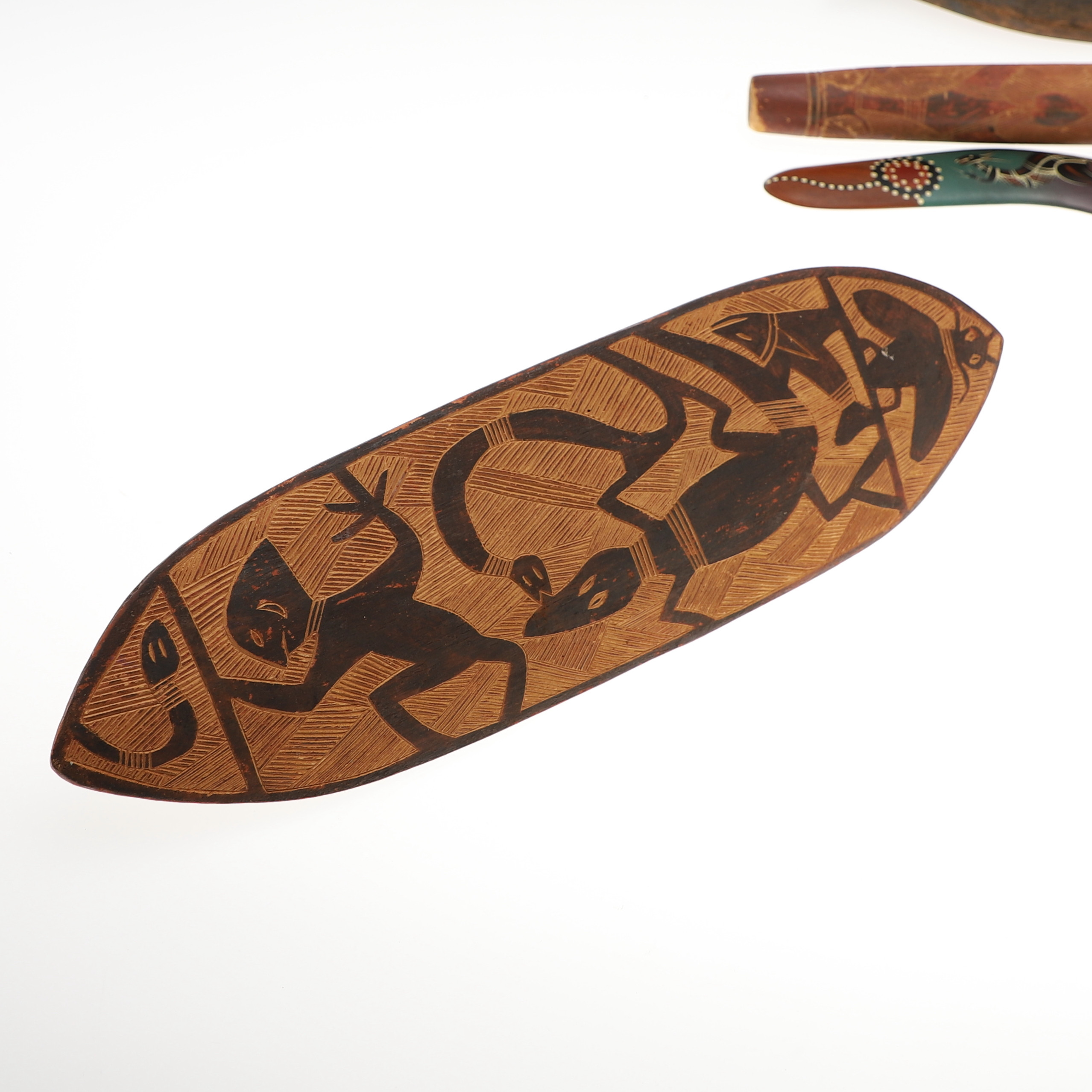 TEN ABORIGINAL CARVED WOODEN ITEMS. Ethnographica - Auctionet