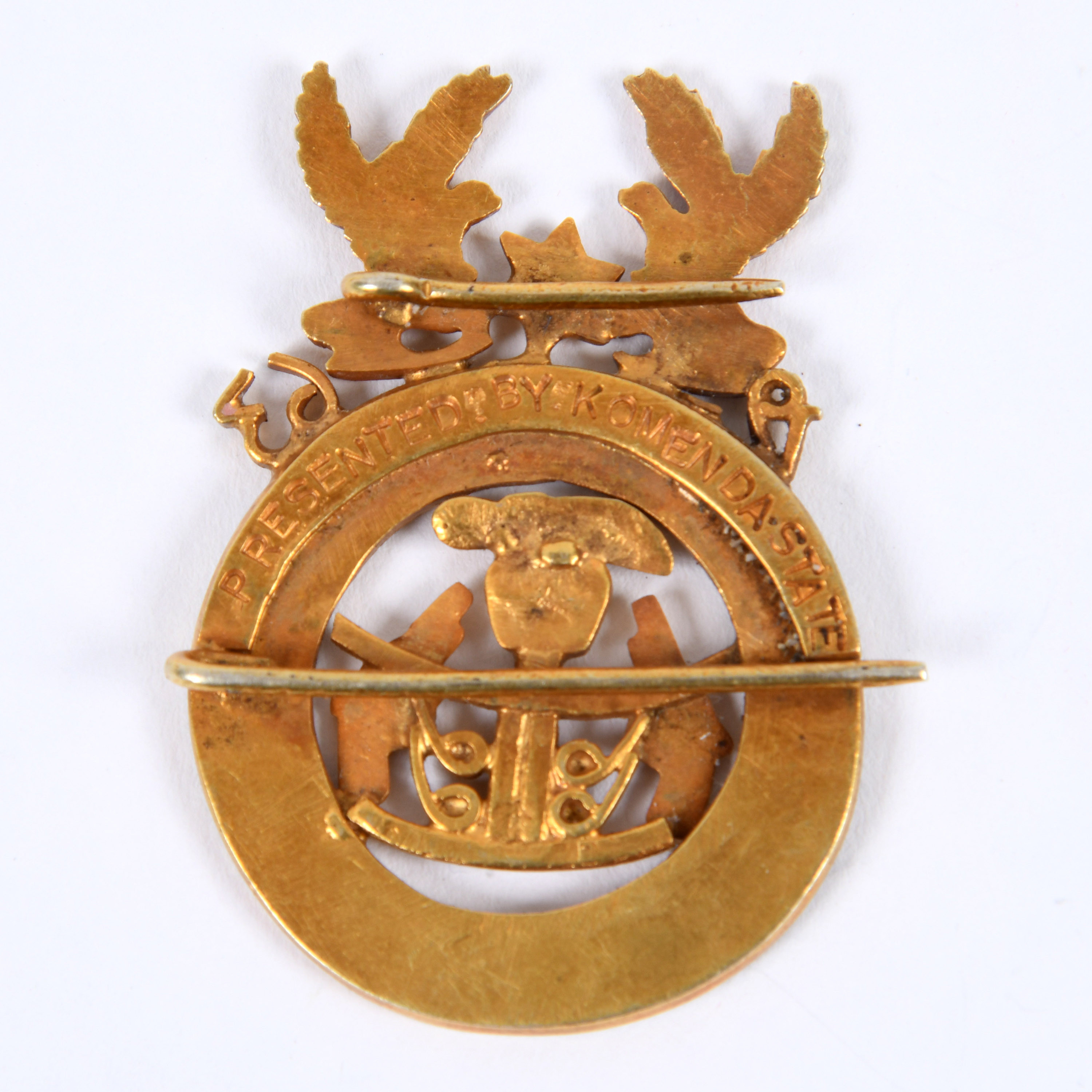 Images for 2465216. A GOLD CAP BADGE PRESENTED BY THE PRESIDENT OF ...