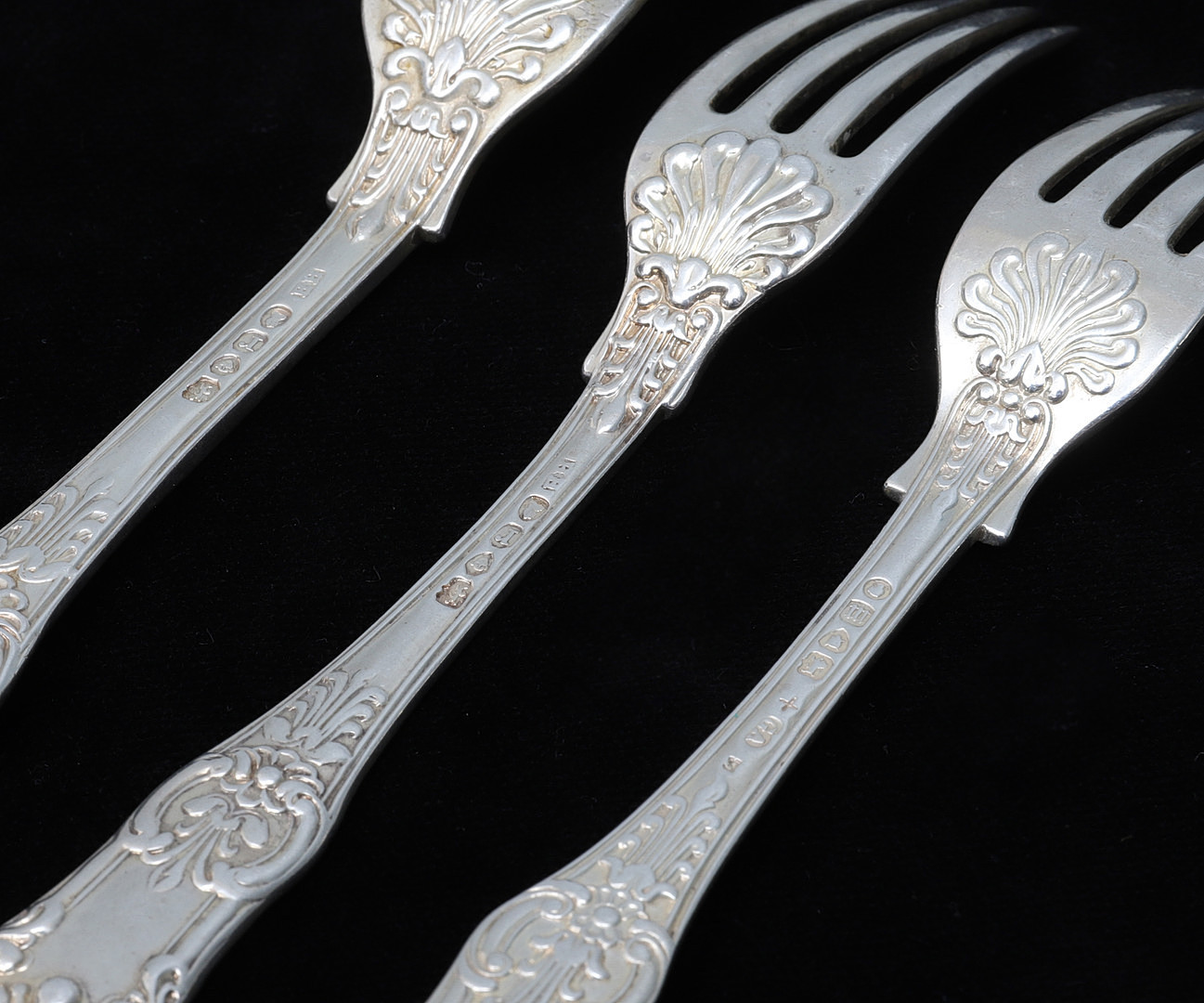 Images for 2477787. A COLLECTED PART CANTEEN OF QUEENS PATTERN SILVER ...