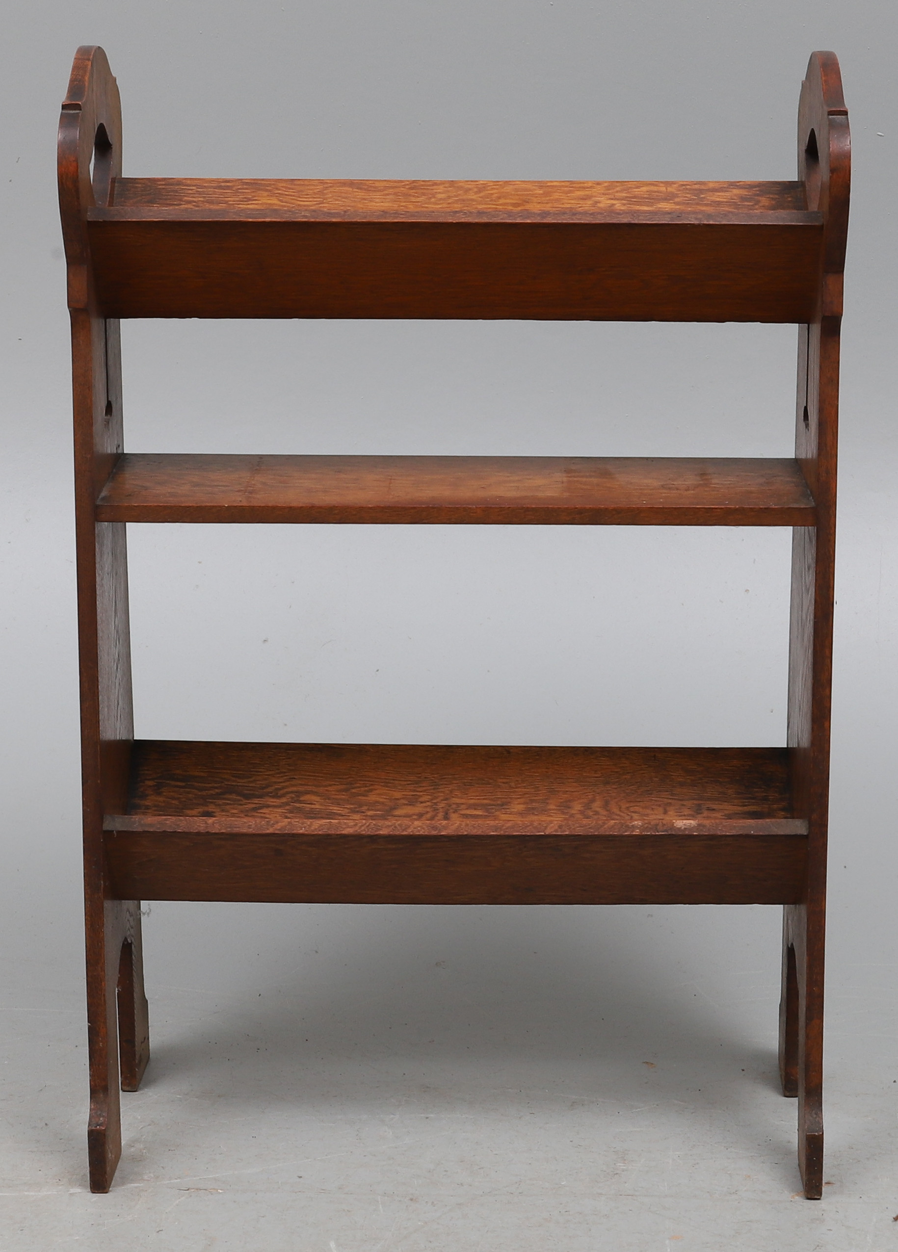 Images for 2483598. AN ART NOUVEAU LIGHT OAK BOOK STAND/TROUGH. - Auctionet