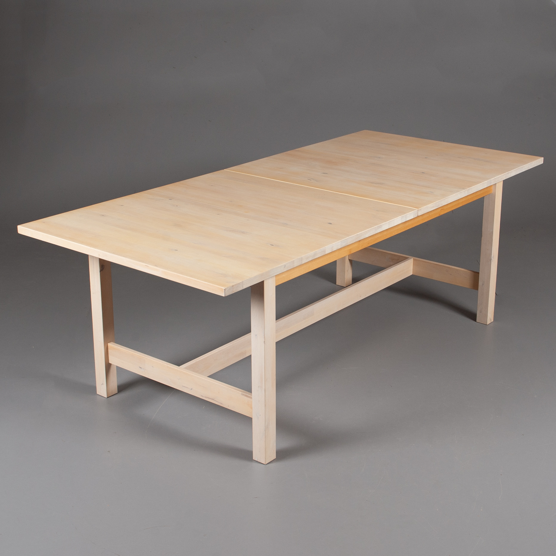 NORDEN matbord - IKEA, massiv björk. Möbler - Bord - Auctionet