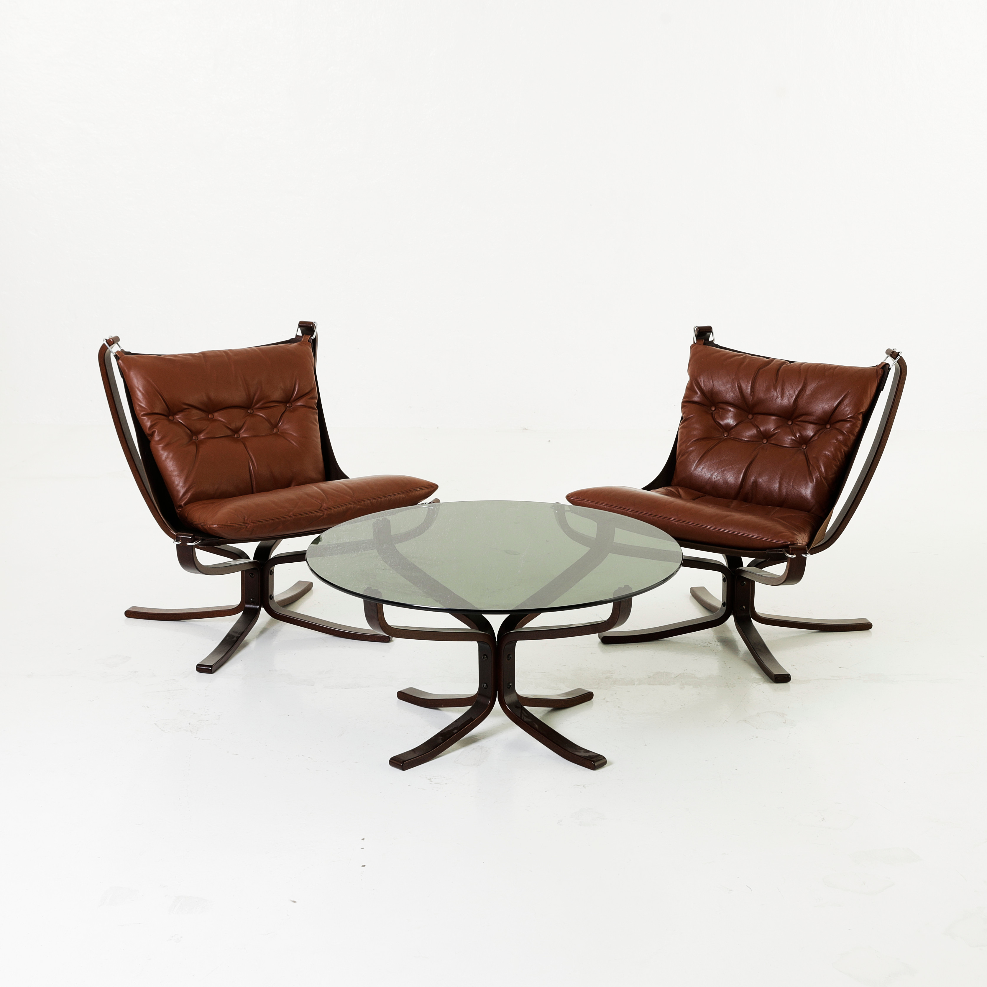 Bilder för 2487031. SIGURD RESSEL. "Falcon", fåtöljer, 1 par, bord ...