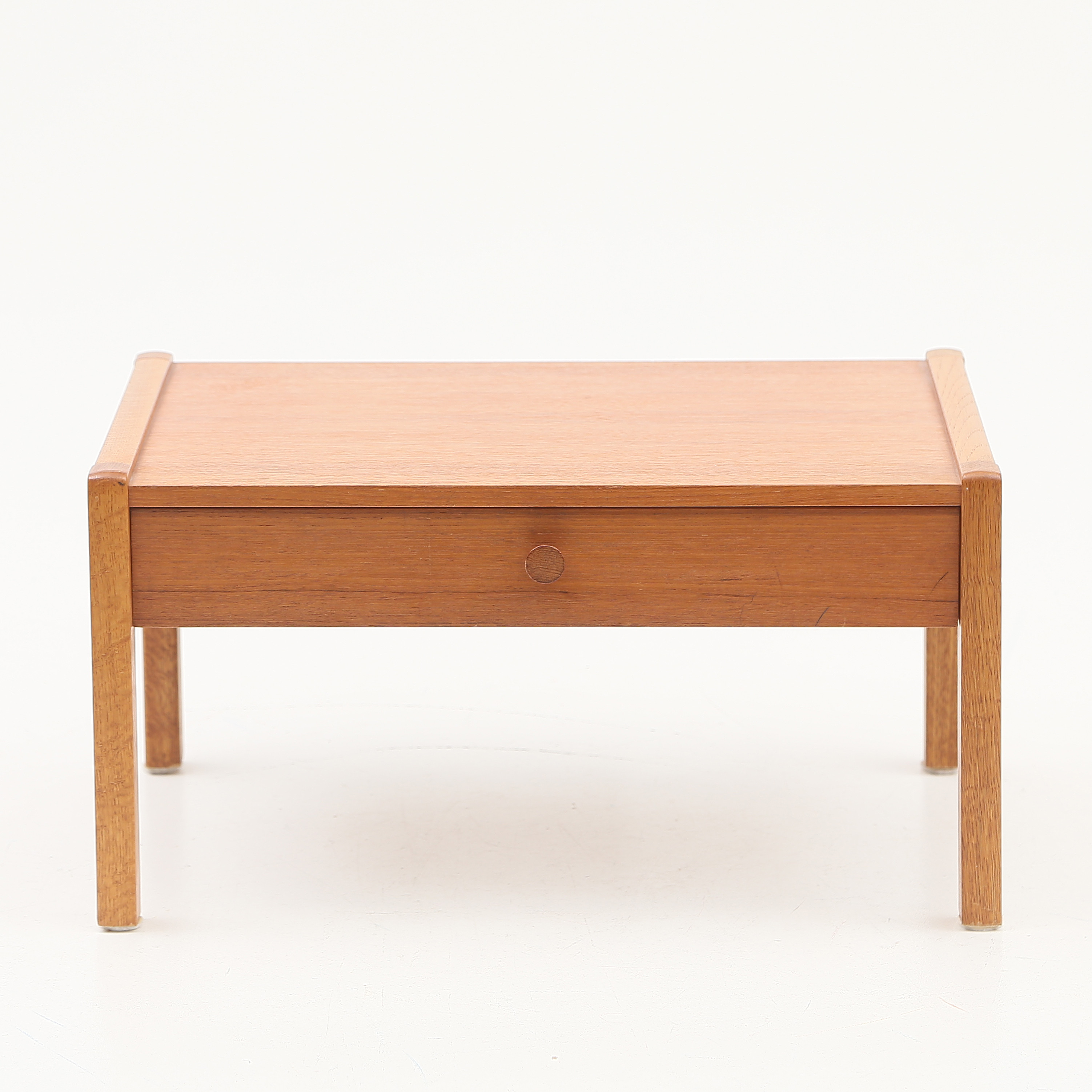 MINIBORD, teak, 1900-tal. Möbler - Bord - Auctionet