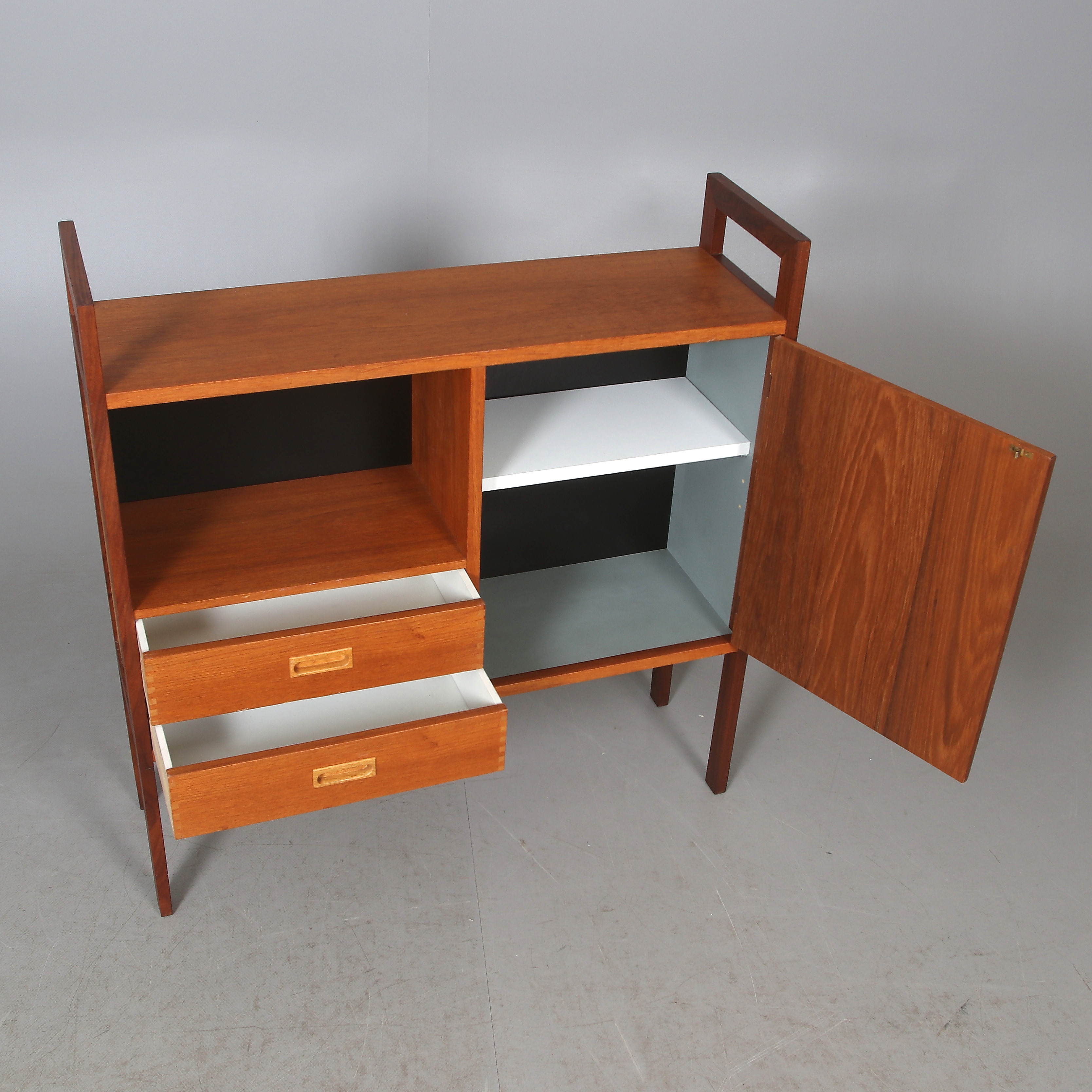 HYLLA, teak, 1960/70-tal. Möbler - Skåp & Hyllor - Auctionet