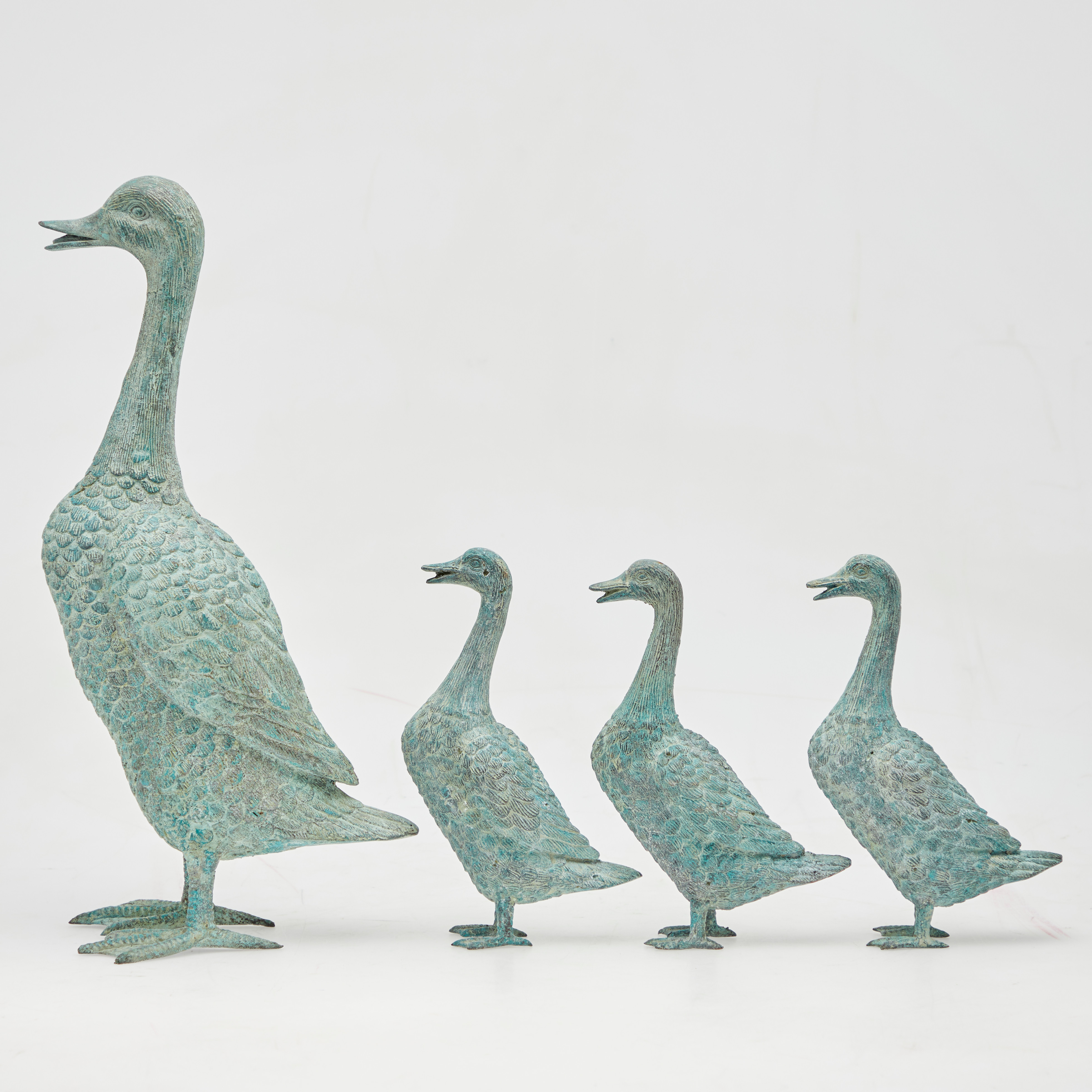Bilder för 2500419. Skulpturer/Figurer, anka familj (4). - Auctionet