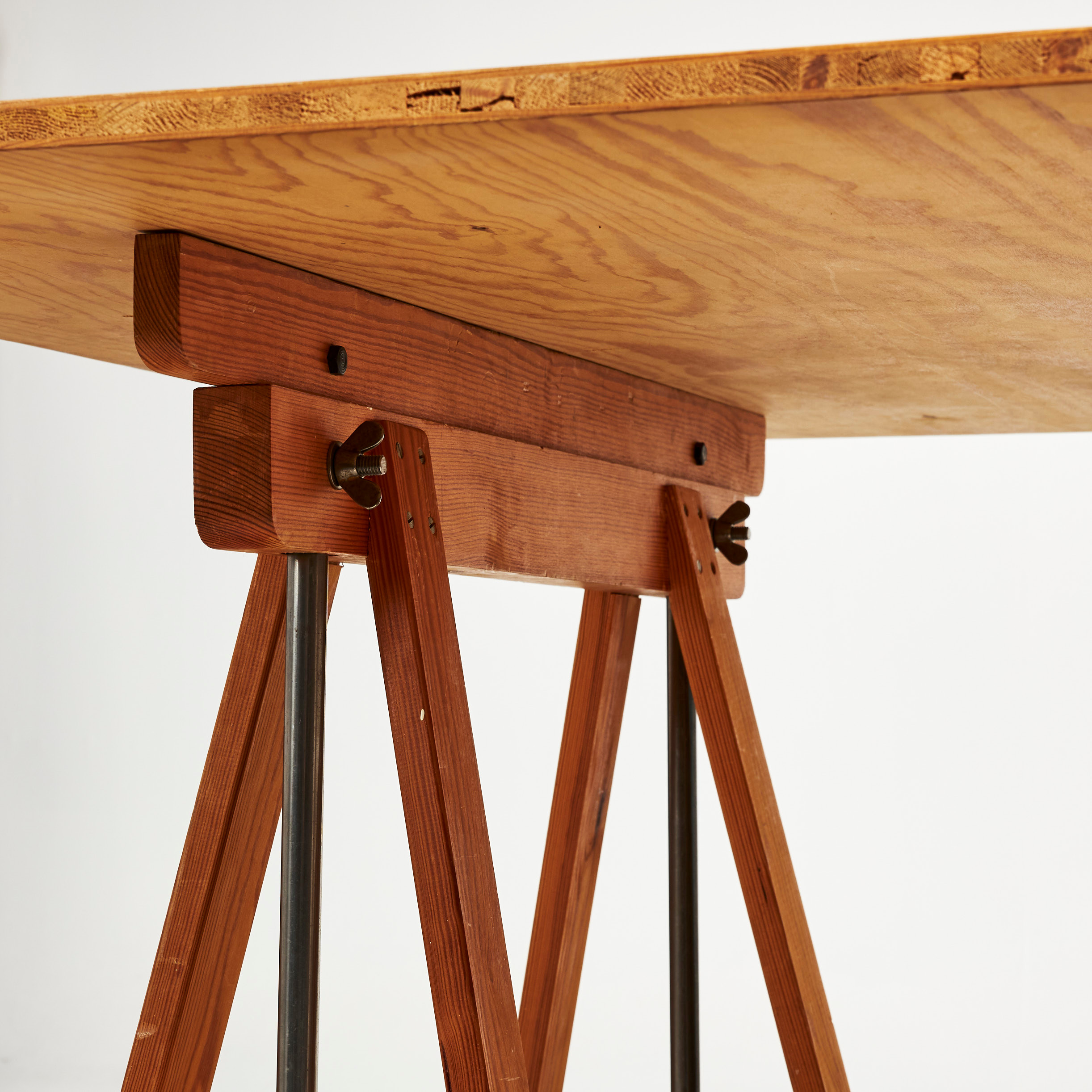 Bilder för 2507603. BORD, 1900-talets mitt,lösa bockar som är ställbara ...