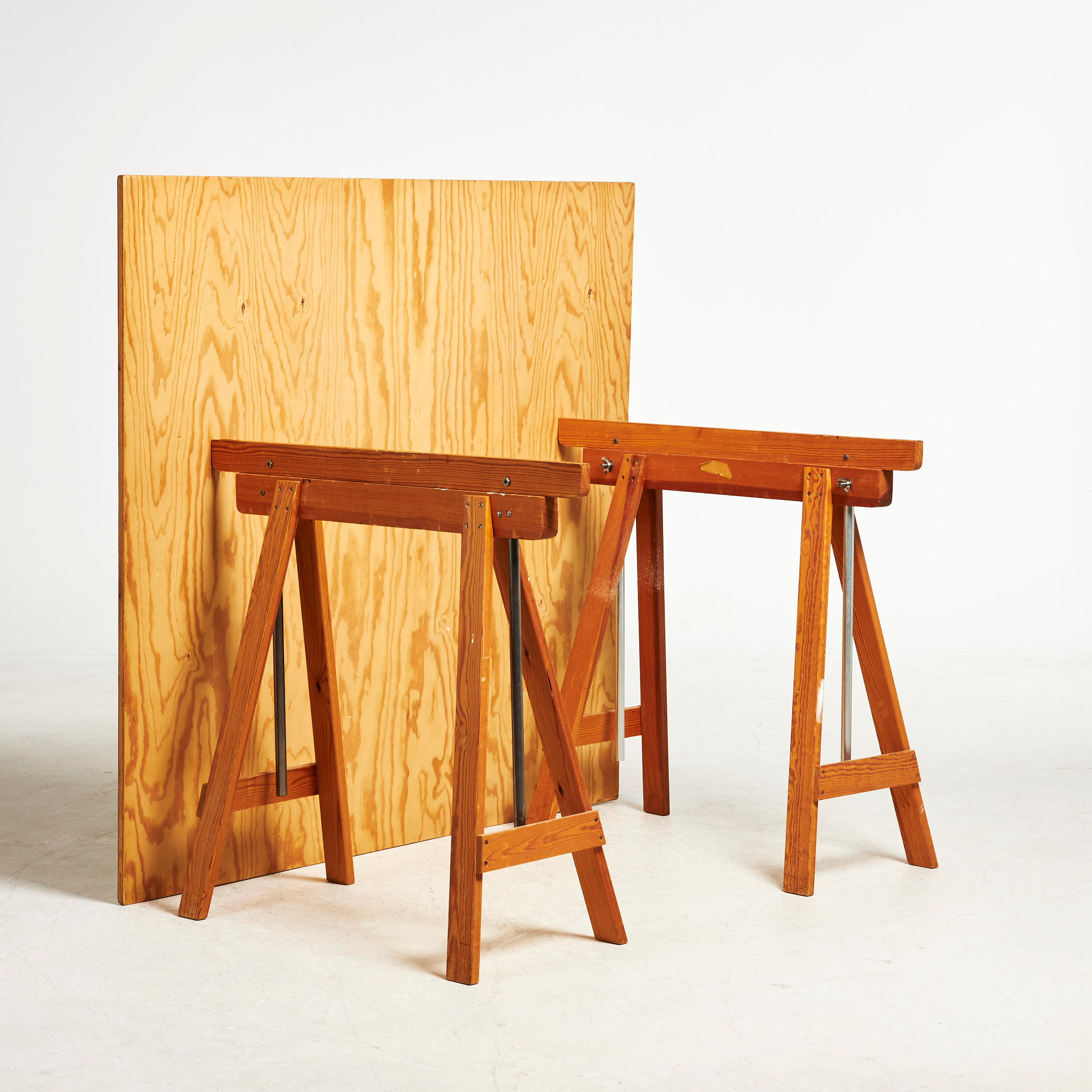 Bilder för 2507603. BORD, 1900-talets mitt,lösa bockar som är ställbara ...