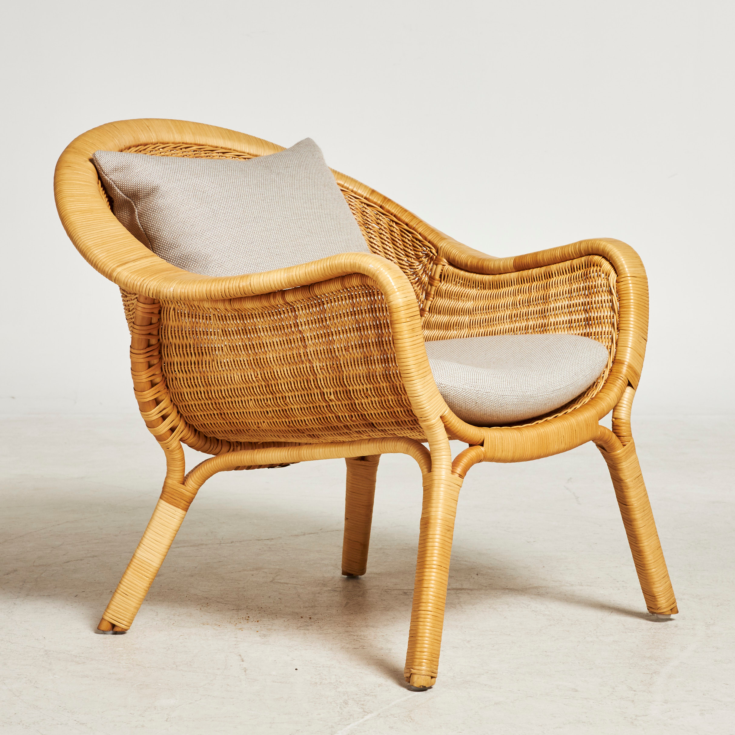 Bilder för 2508500. NANNA & JØRGEN DITZEL. Fåtölj, "Madame Lounge Chair ...