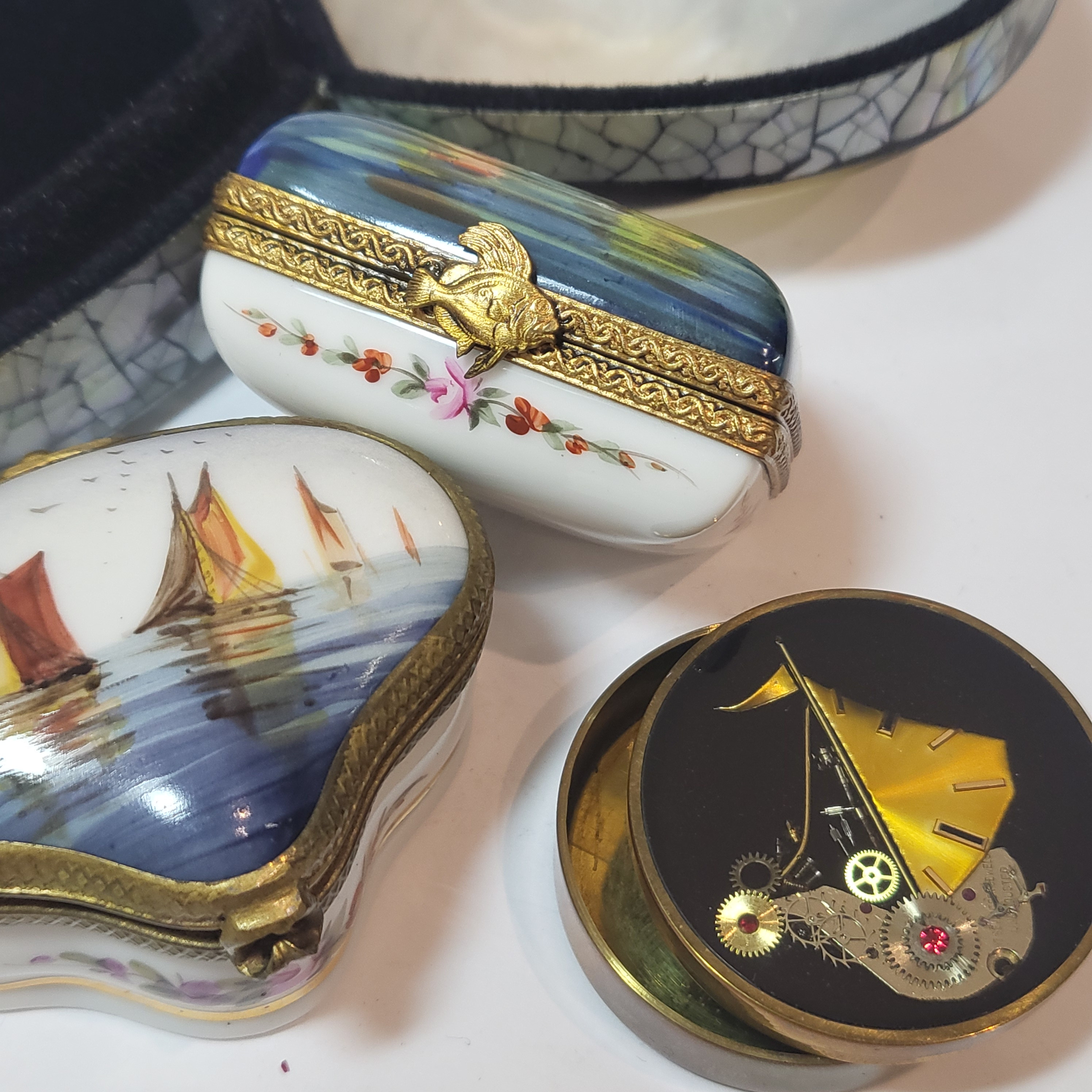 Images for 2511060. COLLECTION OF 5 BOXES OF MARINE MOTIVES IN ...