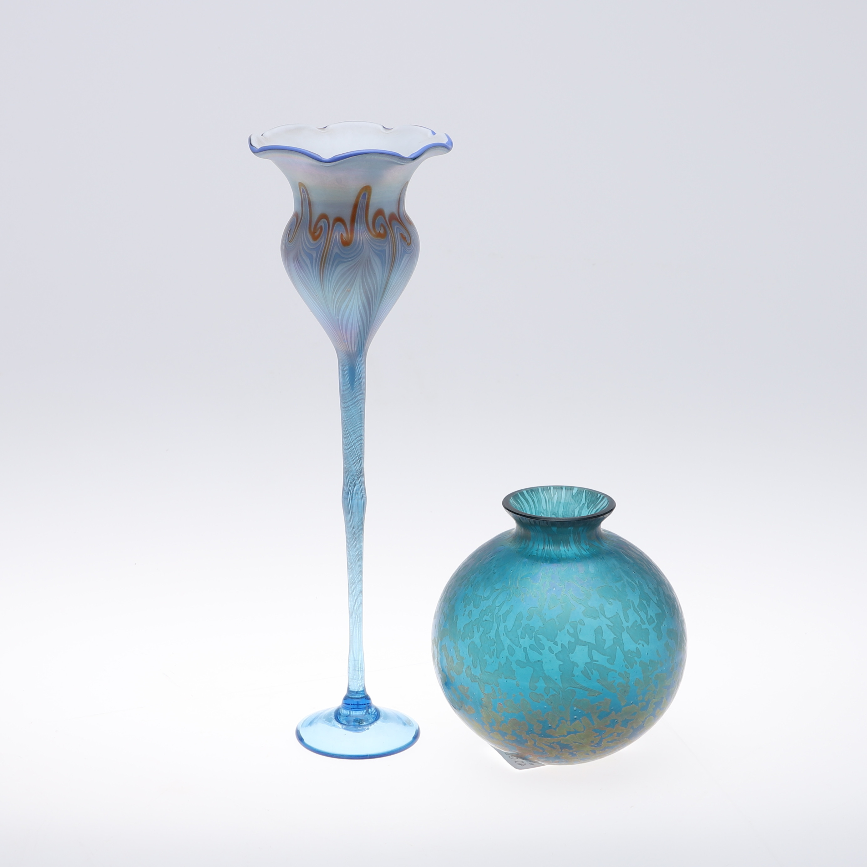 Images for 2514315. A TALL 1970S VANDERMARK GLASS VASE. - Auctionet