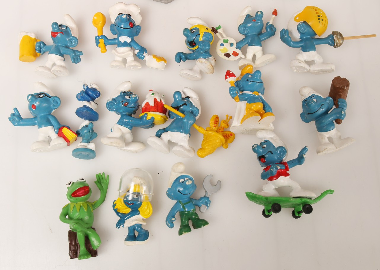 Images for 2515015. SMURF AND SMURF HOUSE, plastic. - Auctionet