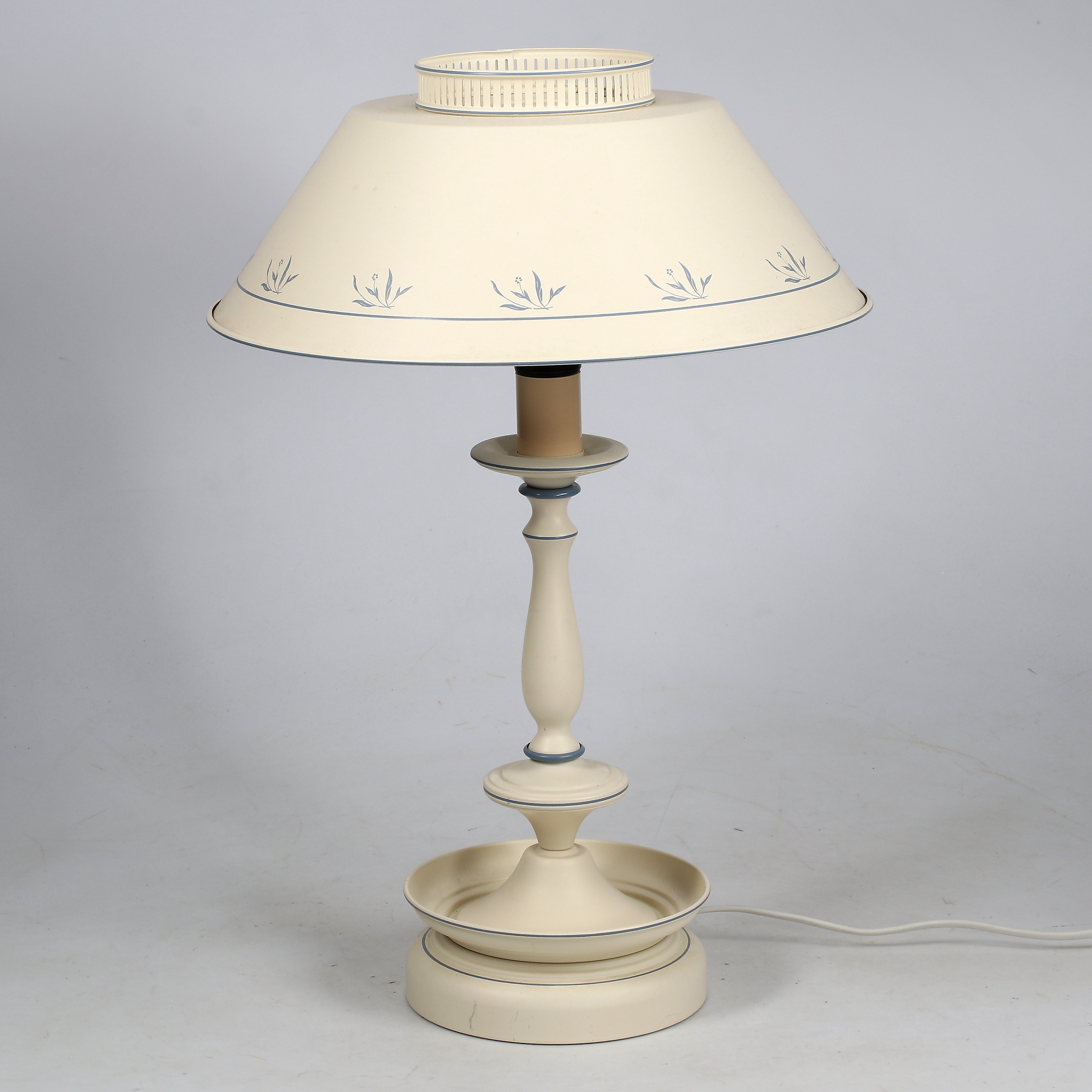 BORDSLAMPA, plåt med skärm, 1900-tal. Belysning & Lampor - Bordslampor ...
