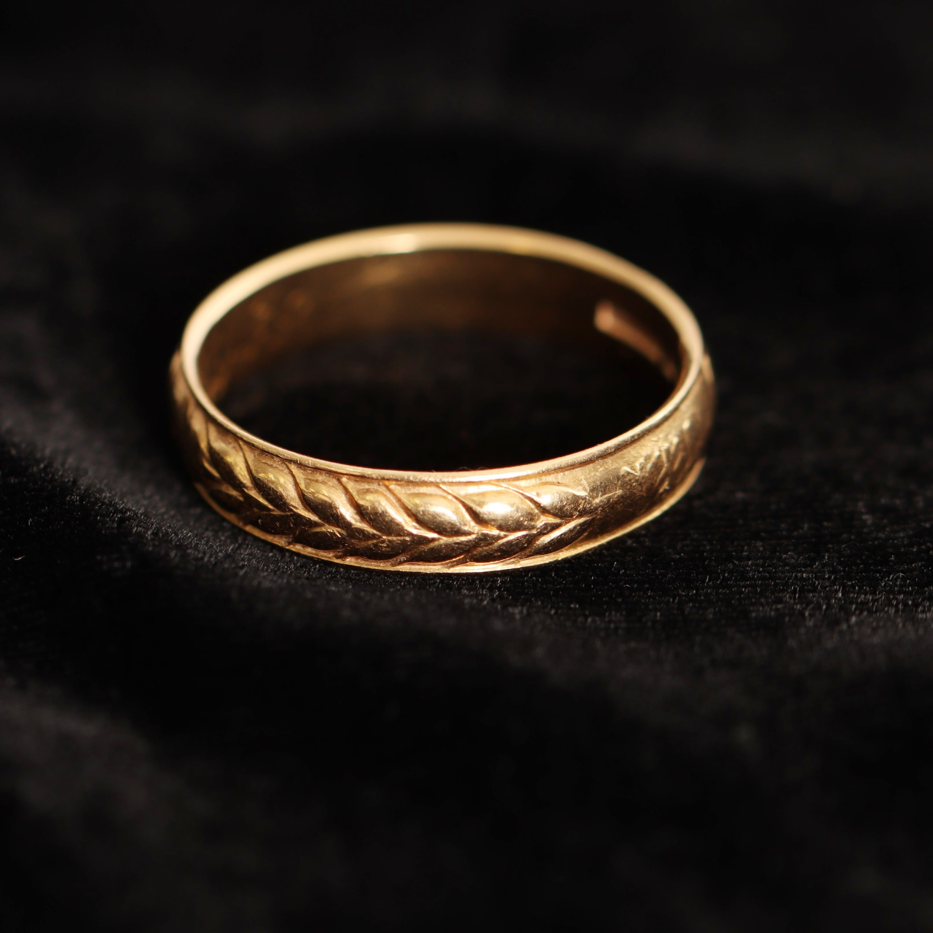 EXAMENSRING, 18K guld, 1940. Smycken & Ädelstenar - Ringar - Auctionet