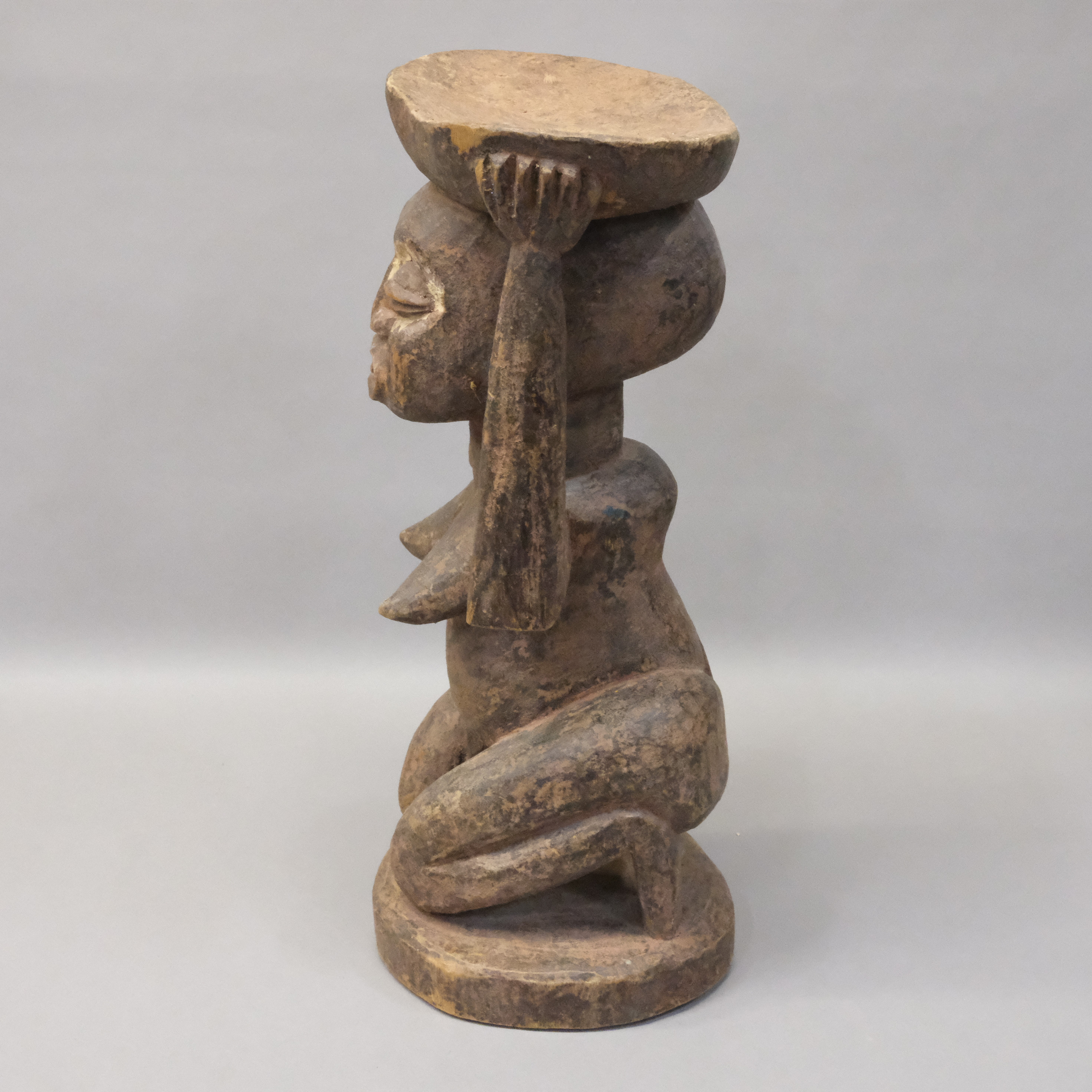 PALL, ZULU, KARVAT TRÄ. Etnografika - Auctionet