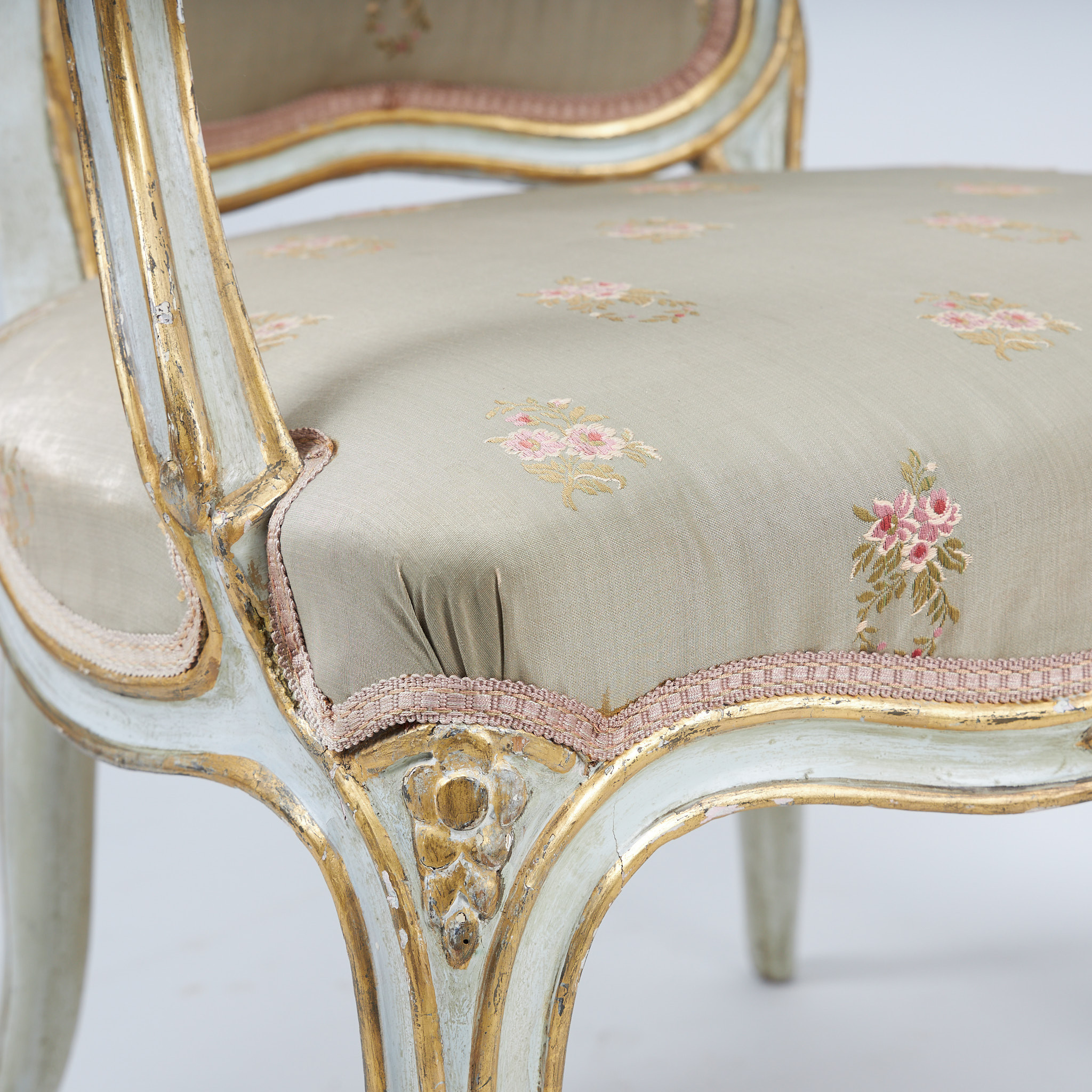 KARMSTOL, rokoko, 1700-tal. Möbler - Fåtöljer & Stolar - Auctionet