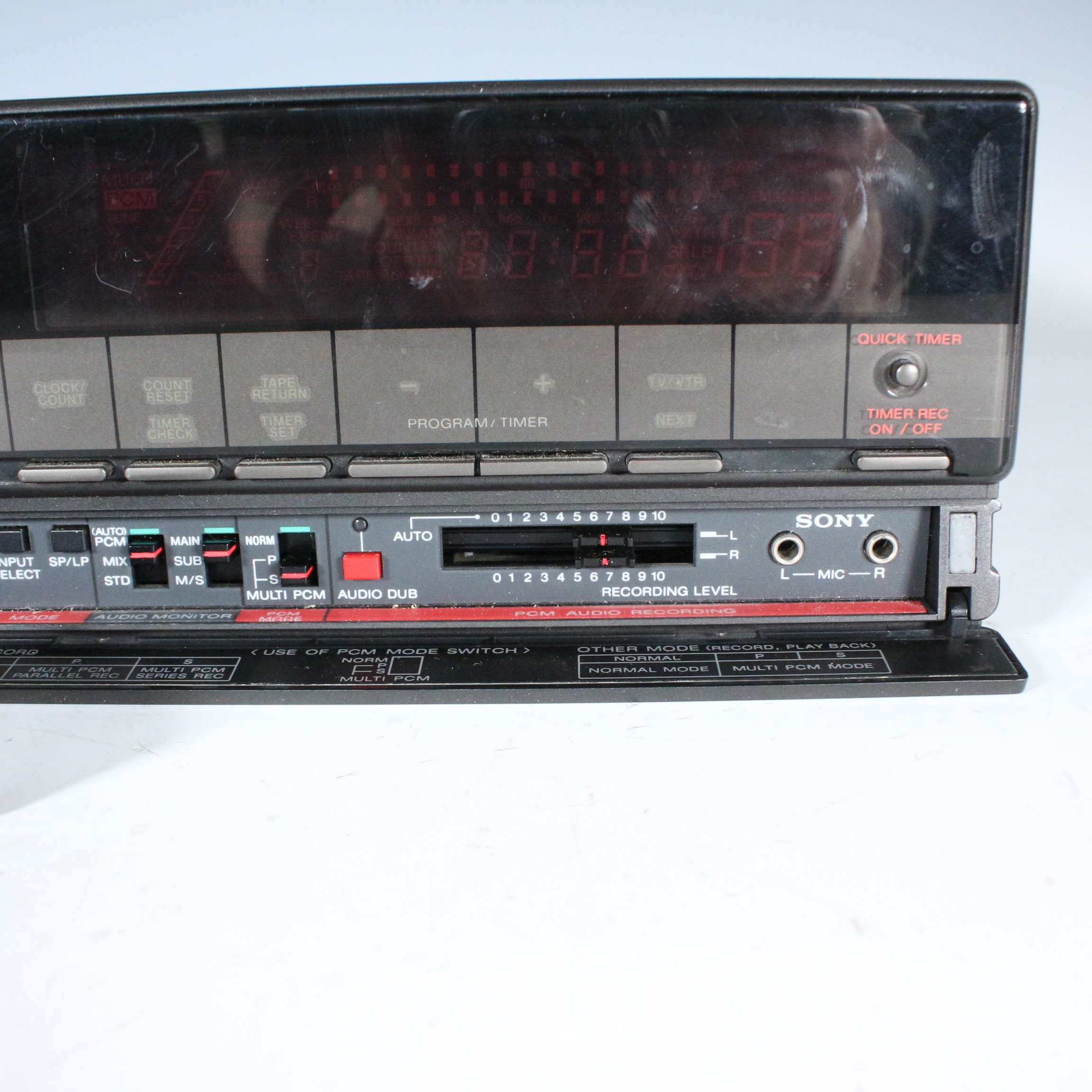 Images for 2550629. Sony EV-S700 ES Video Recorder Video 8. - Auctionet