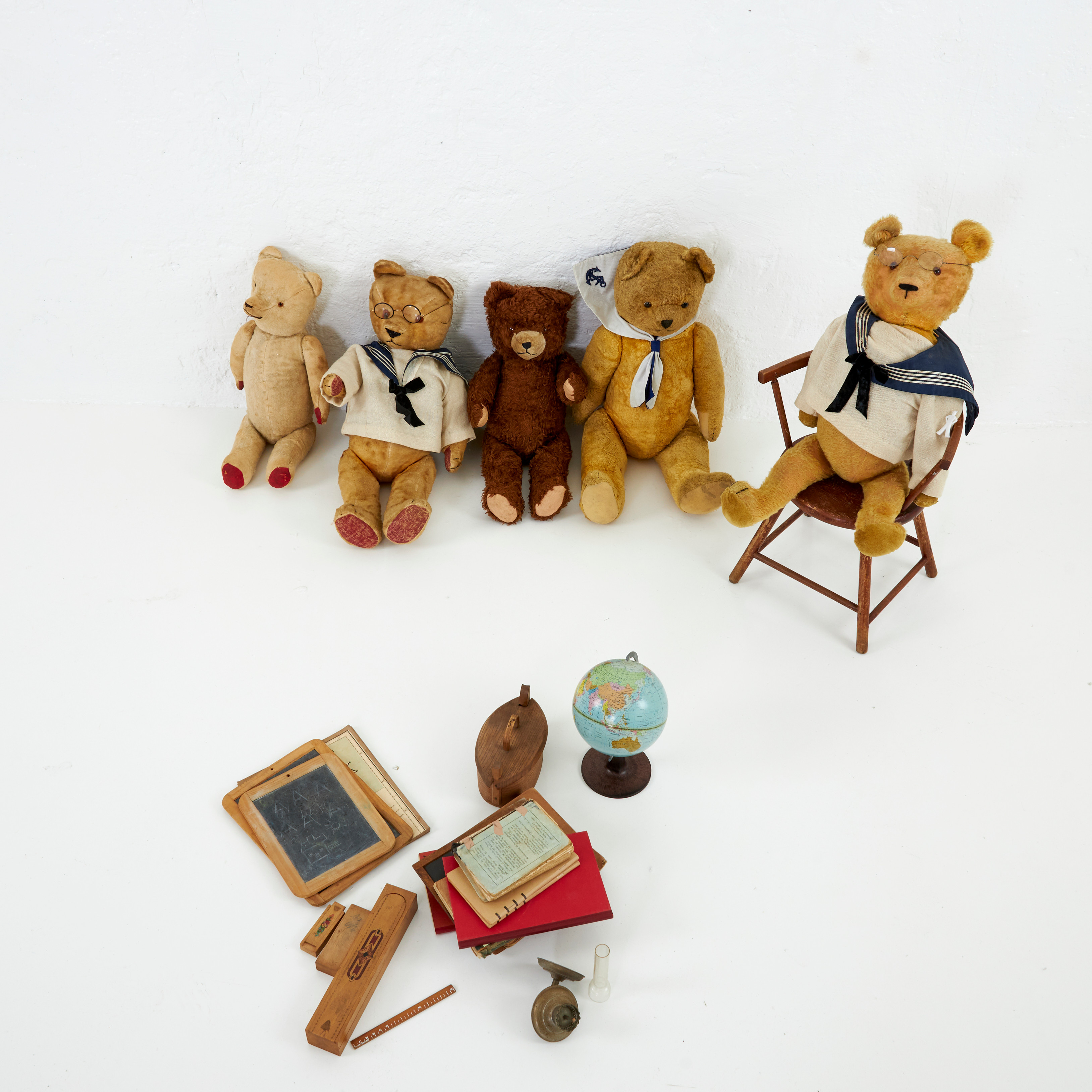 Images for 2552582. TEDDY SCHOOL, 5 teddy bears, chair, globe, various ...