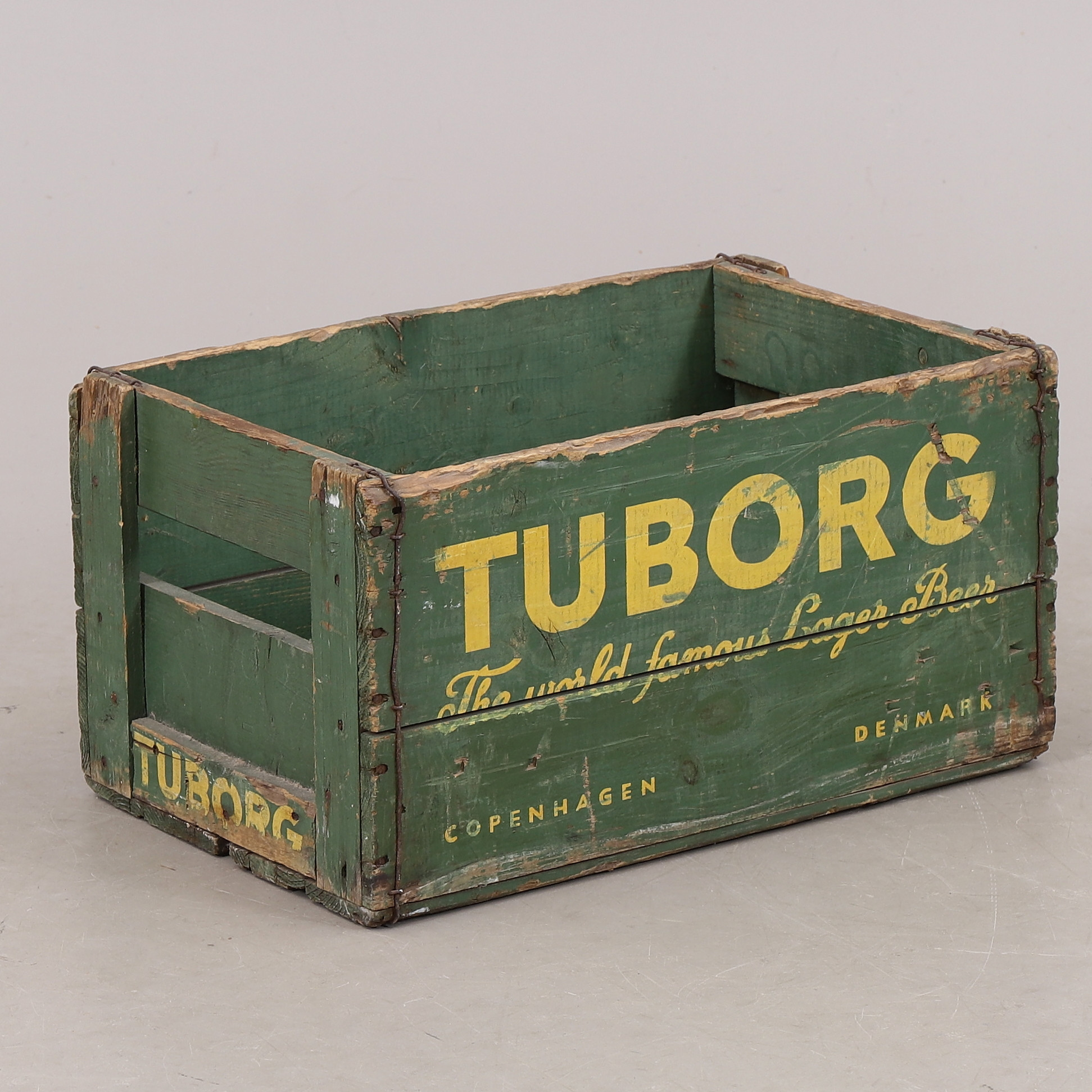 Bilder för 2553925. ÖLBACK, bemålat trä, Tuborg, 1900-talets första ...