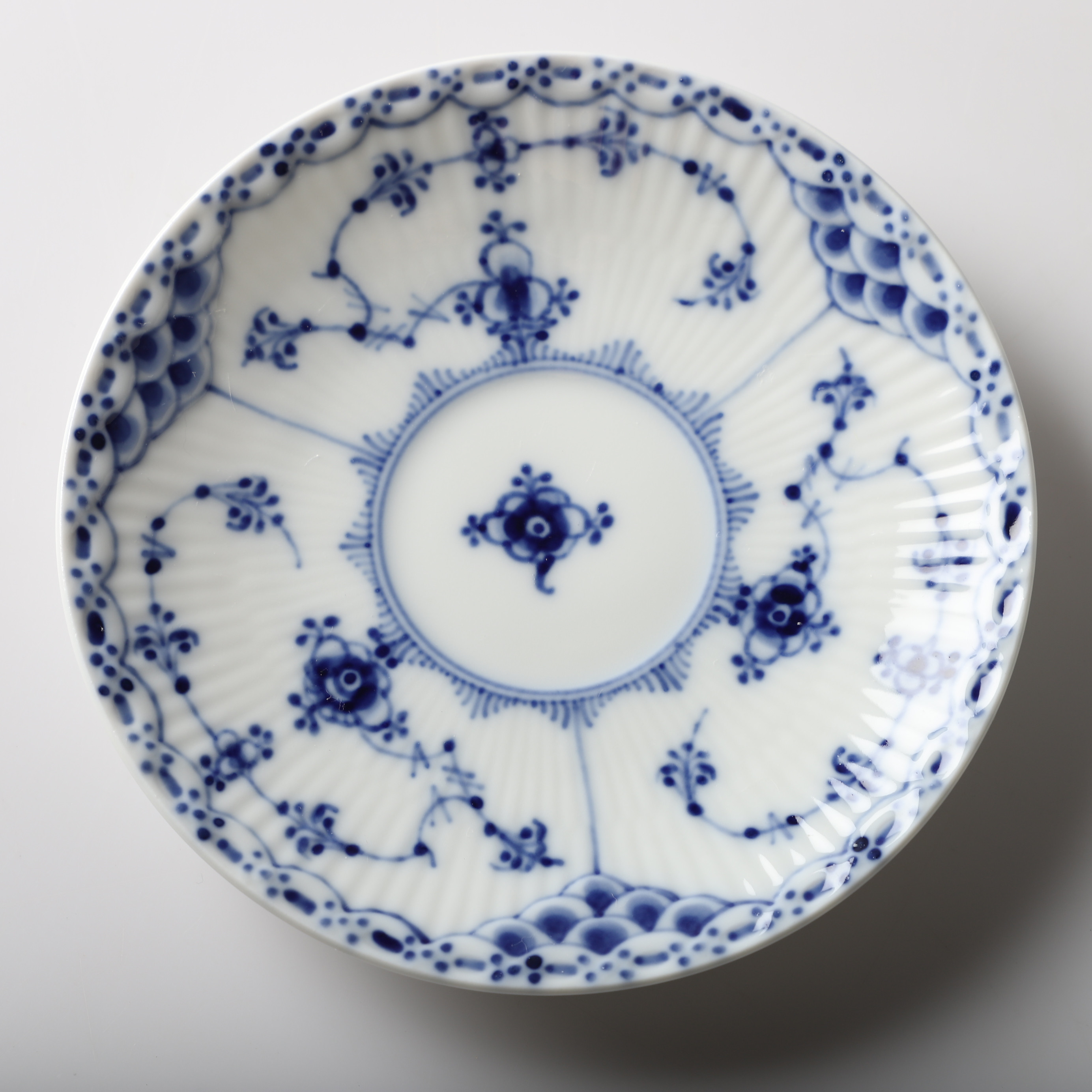 Images for 2556398. SUEDE SET, 16 pieces, porcelain, "Musselmalet ...