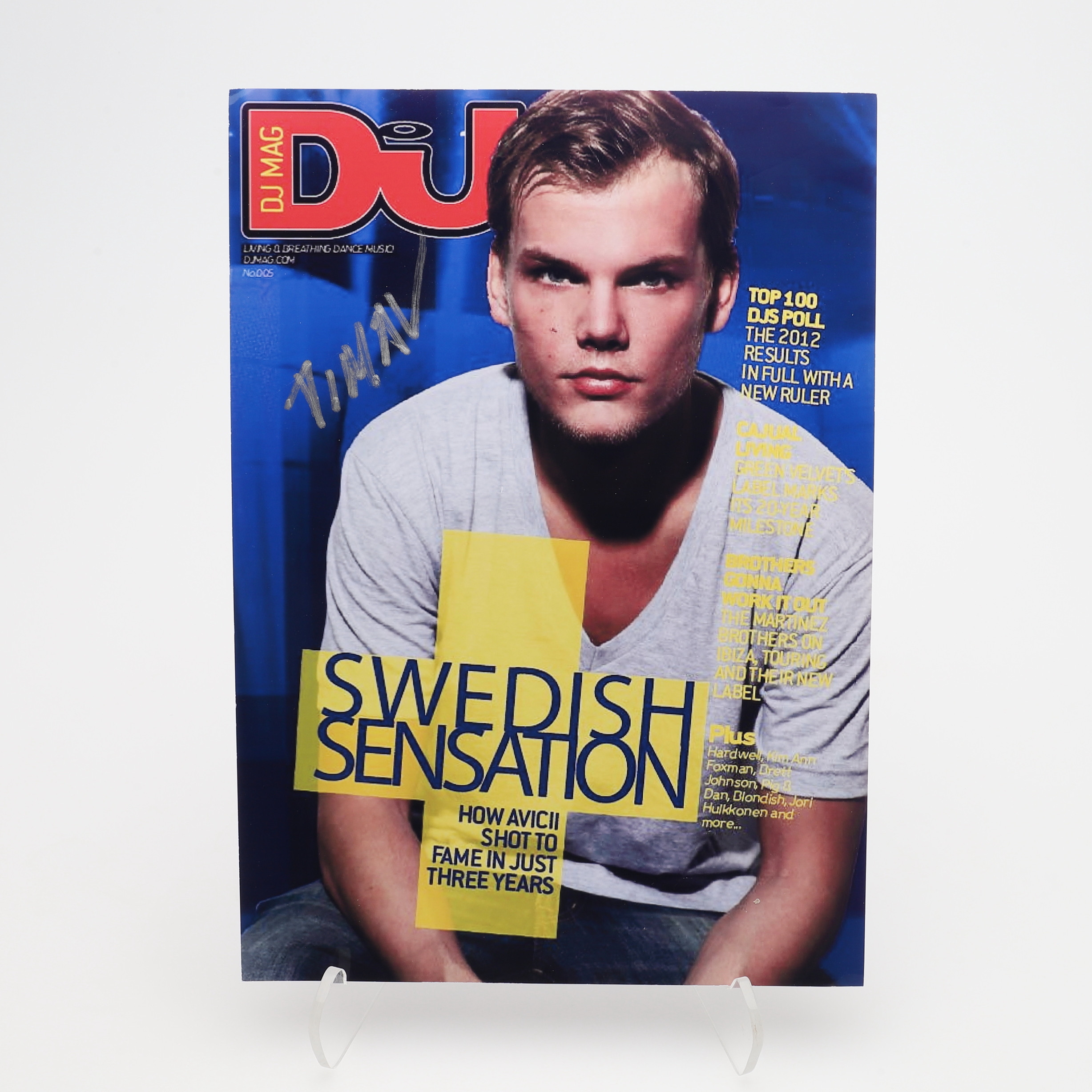 Images for 2558028. AVICII'S OWN HAND AUTOGRAPH ON A COLORED ...