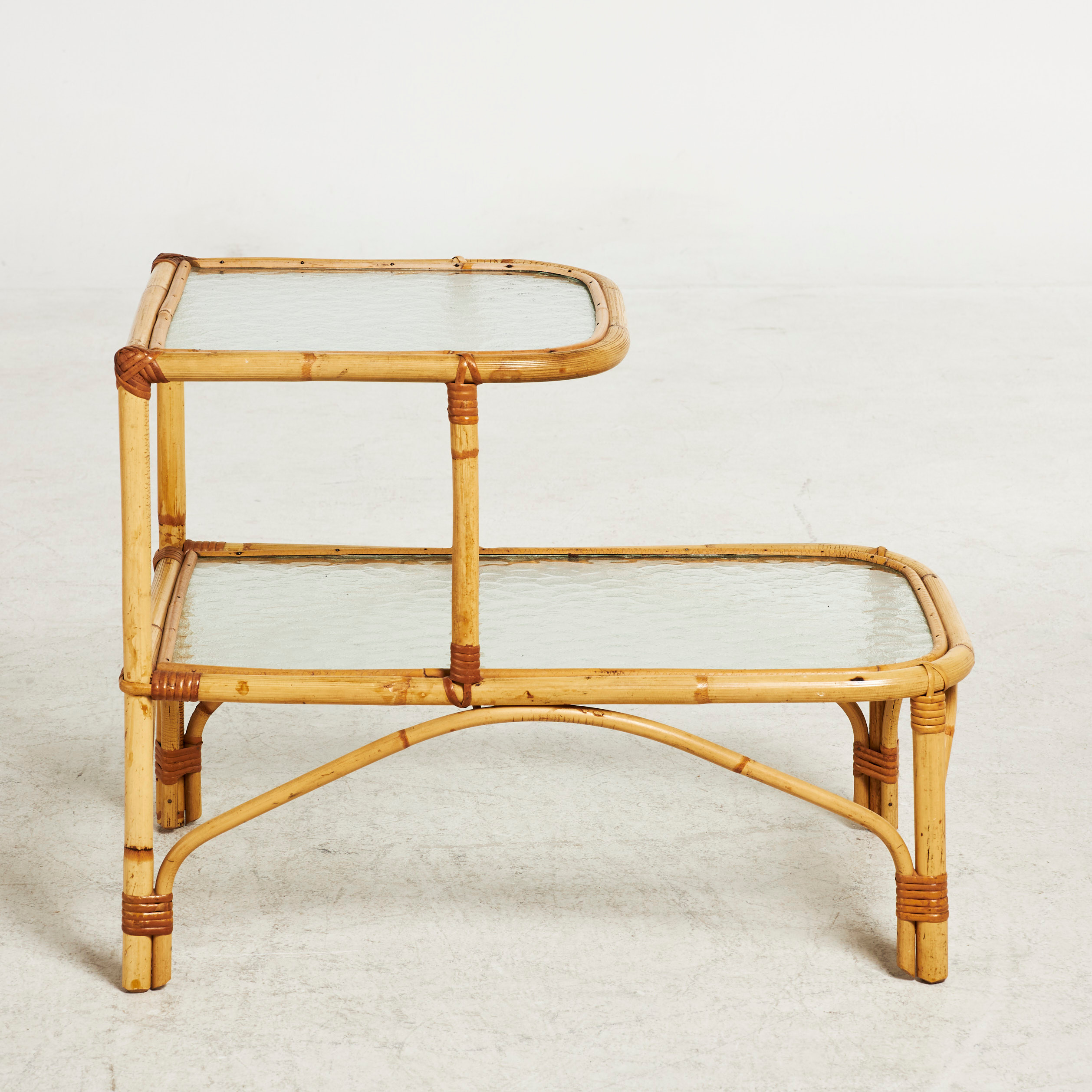 Bilder för 2563333. SIDOBORD / TELEFONBORD, rotting och glas, 1 två ...