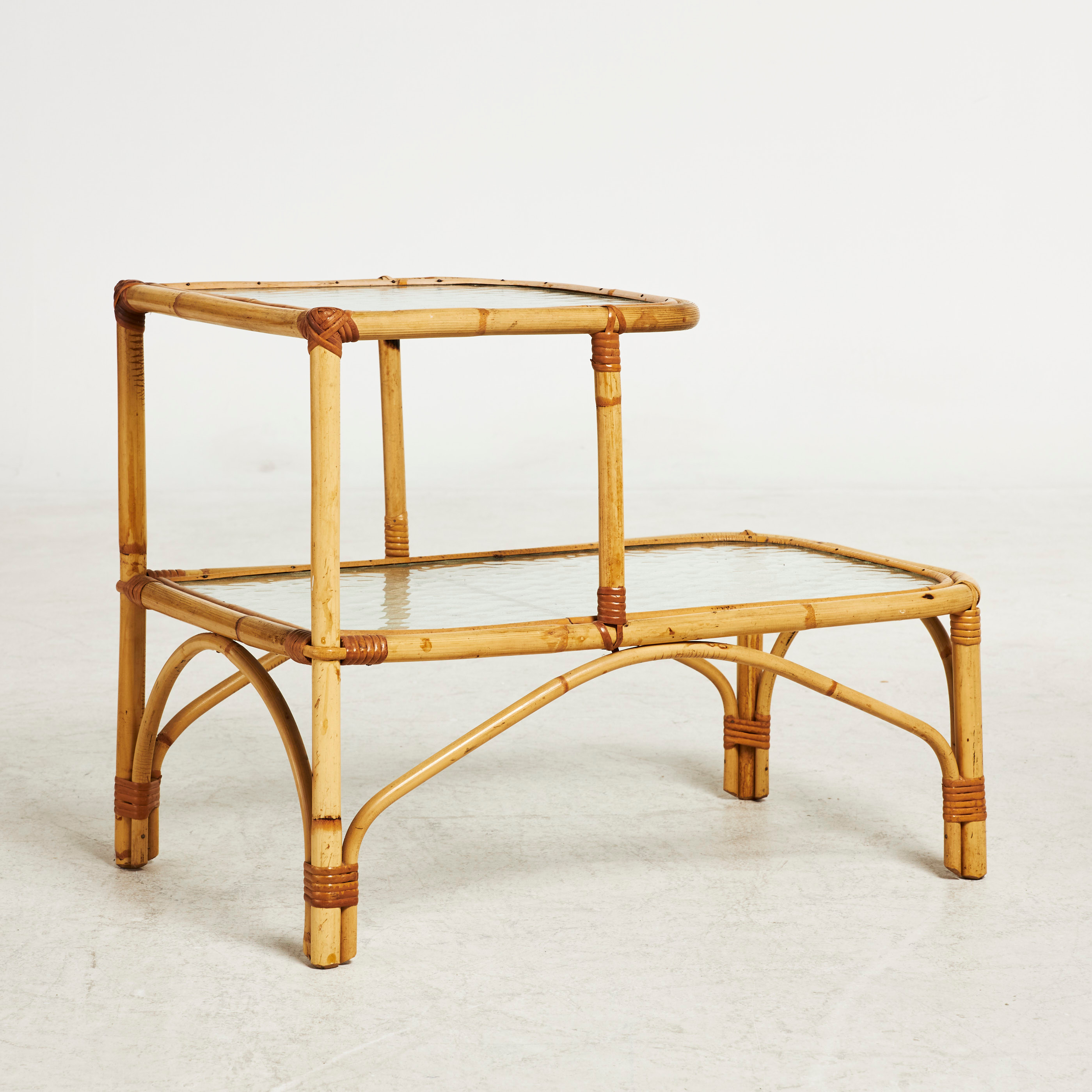 Bilder för 2563333. SIDOBORD / TELEFONBORD, rotting och glas, 1 två ...