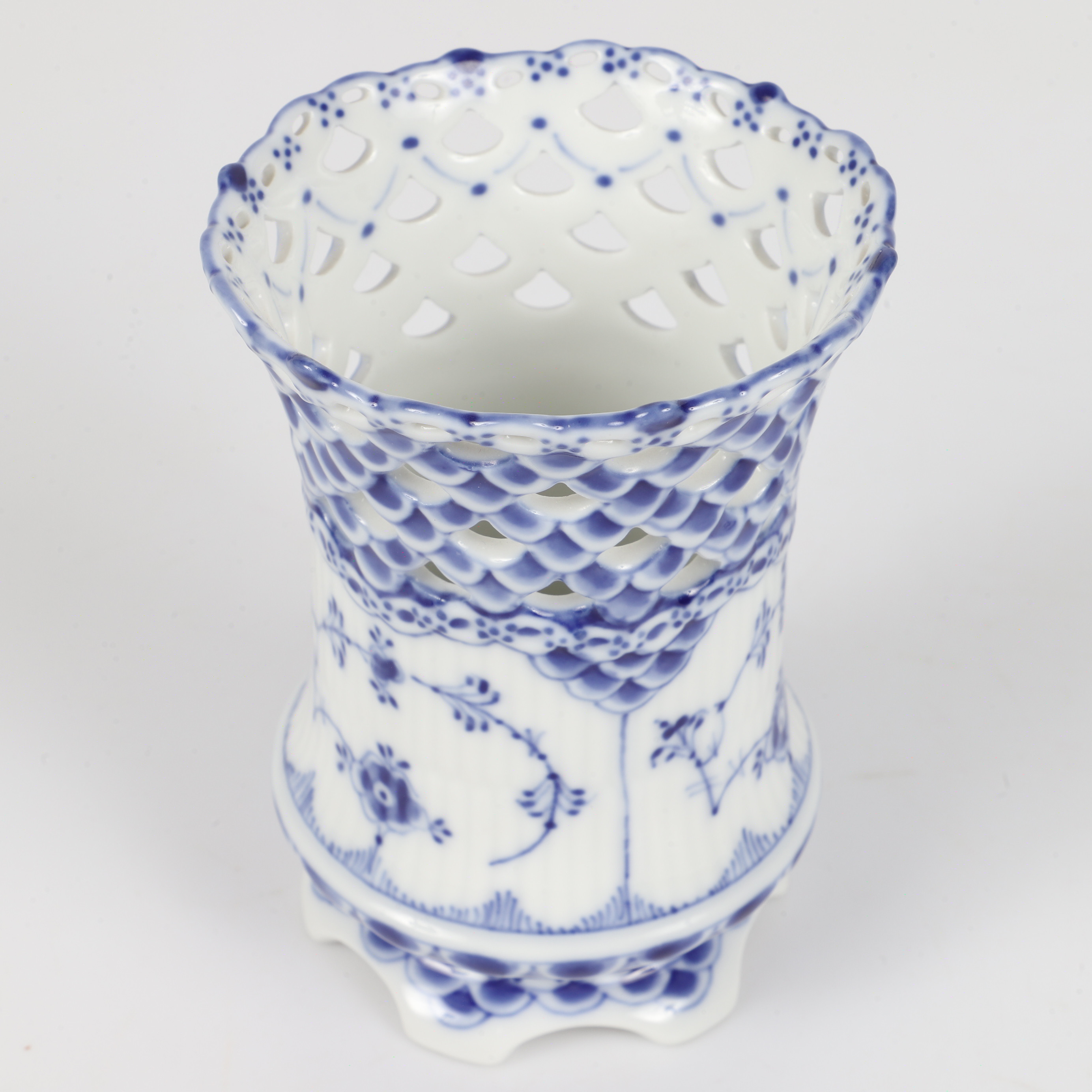 Images for 2576252. VAS, porcelain, "Musselmalet", Royal Copenhagen ...