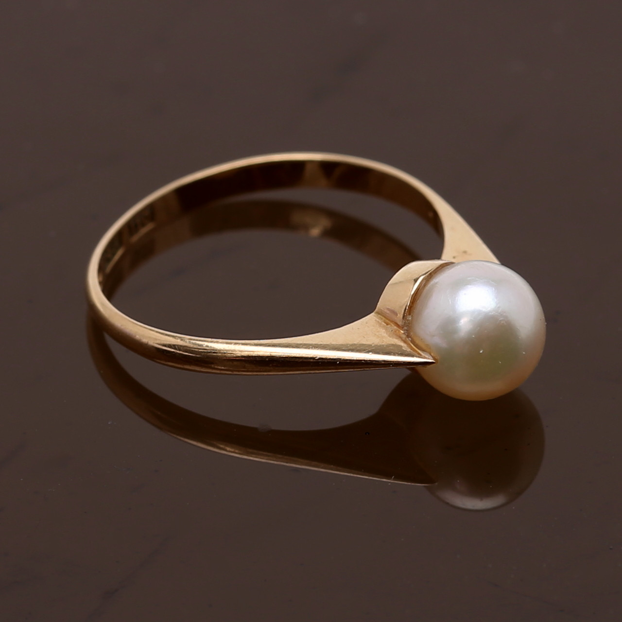 Bilder för 2582582. RING med vit PÄRLA, 18 k guld, 2,74 gram, Svedboms ...