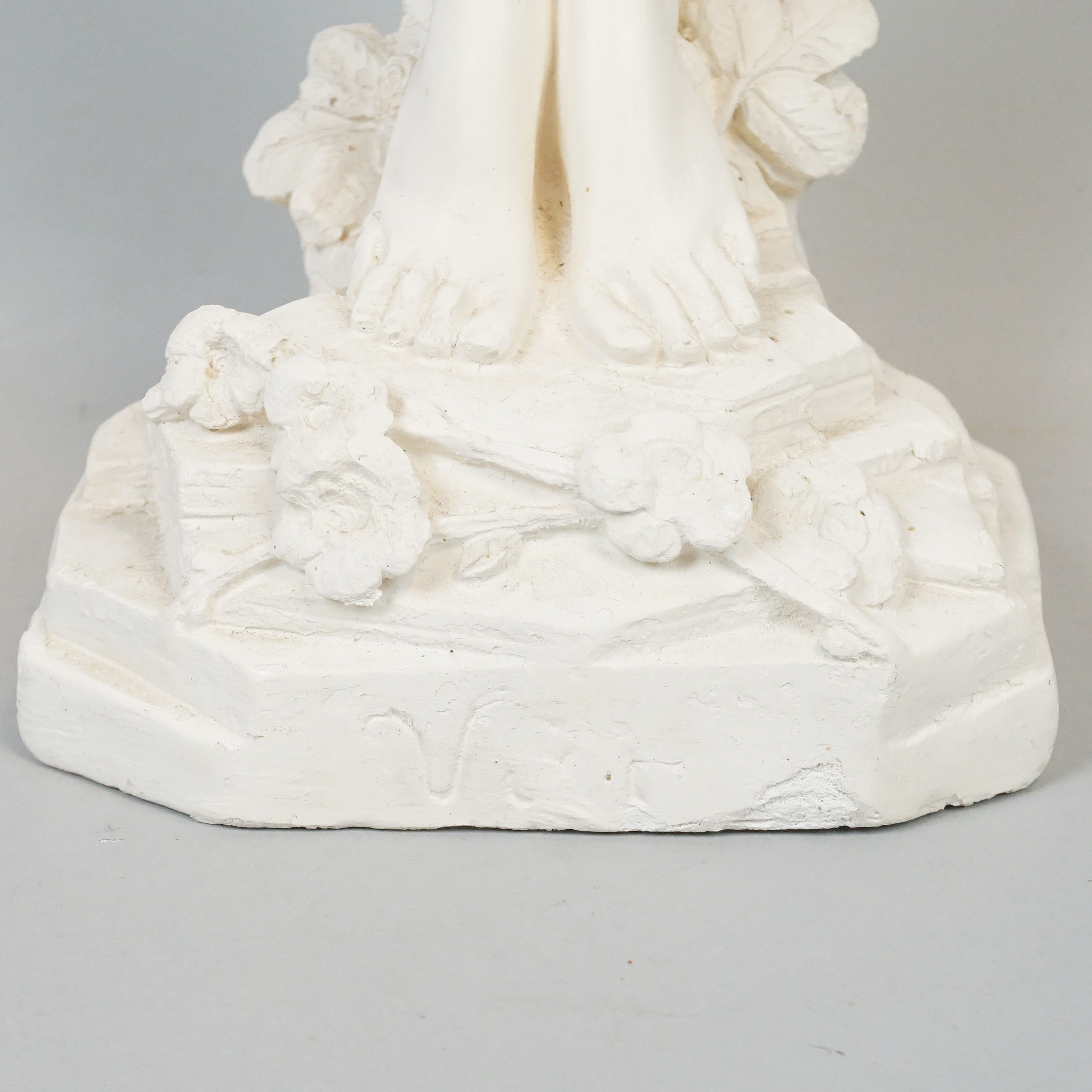 FIGURIN, "Vår", Gips. Konst - Skulptur - Auctionet