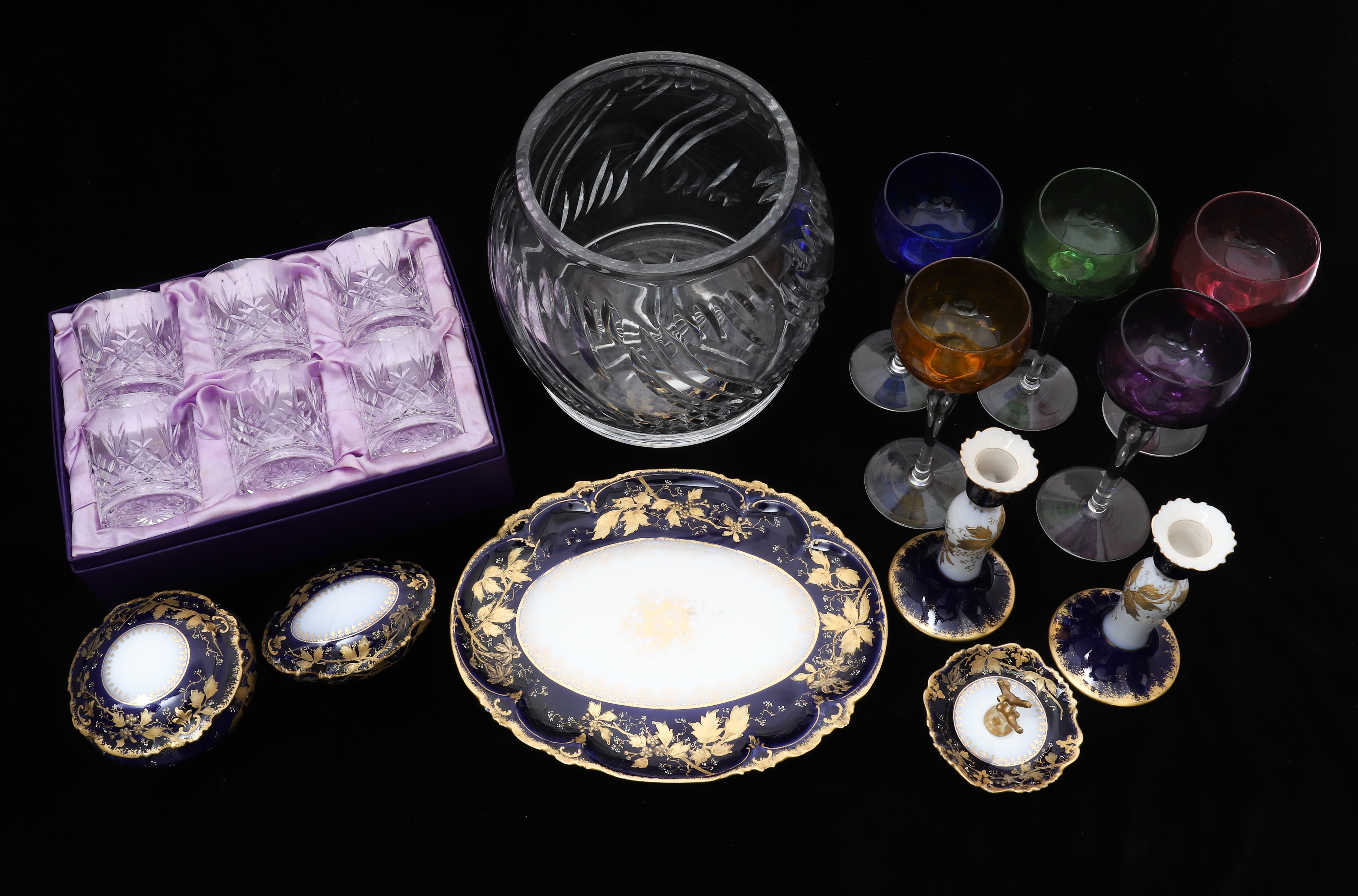 Images for 2591777. A GOA FRENCH PORCELAIN SIX PIECE DRESSING TABLE SET ...