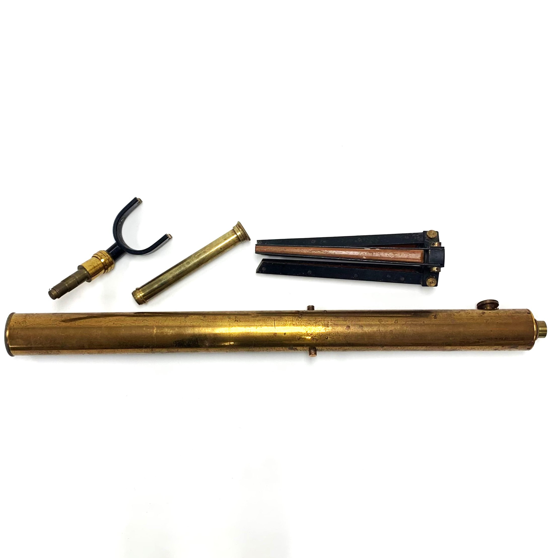 KAPSLAT MÄSSING TELESKOP. Samlarföremål - Teknika & Nautika - Auctionet