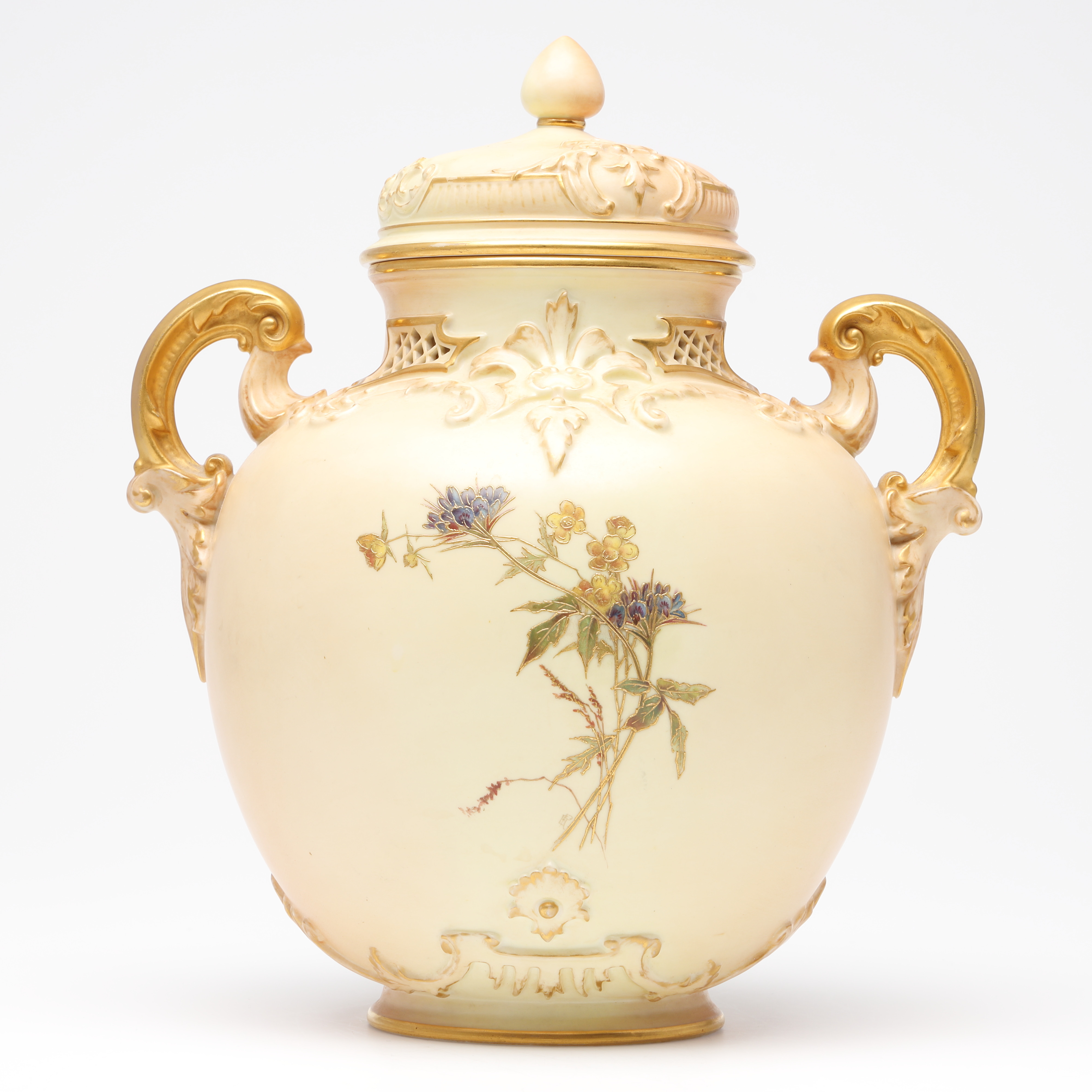 Bilder för 2597894. EDWARD RABY. Urna med lock, "Blush Ivory", Royal ...