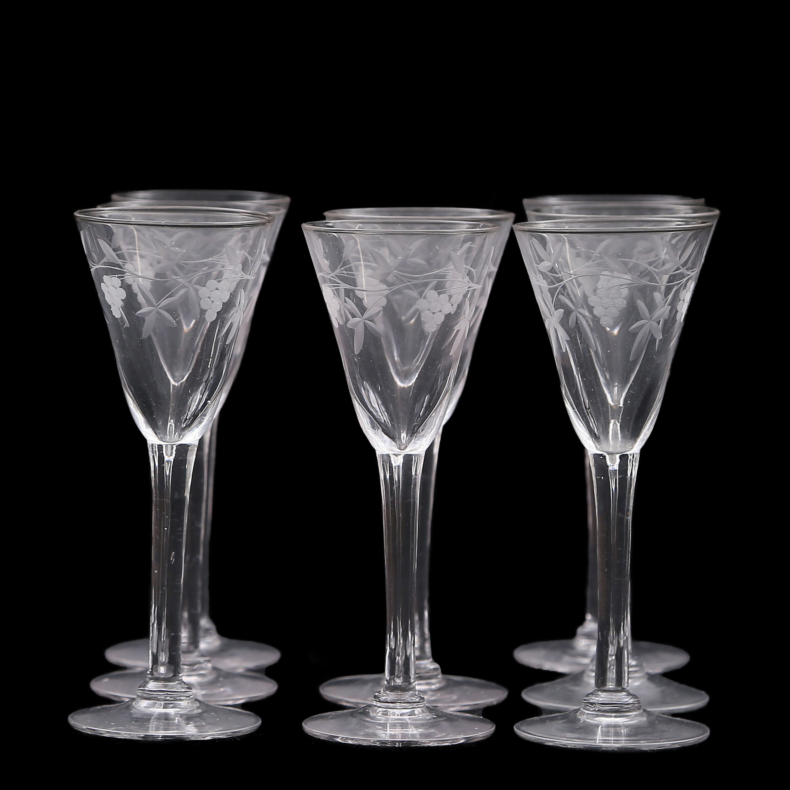 SNAPSGLAS på hög fot, 8 st, 1900-tal. Glas - Serviser - Auctionet
