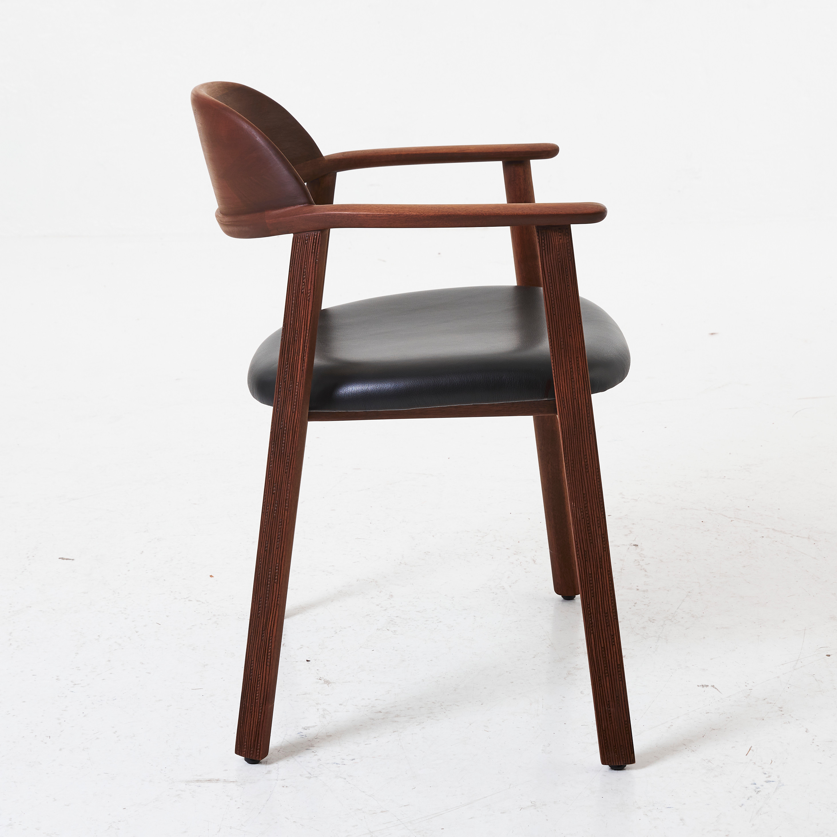 Bilder för 2605572. SEBASTIAN HERKNER, stol "Mati" för Zanat, valnöt ...