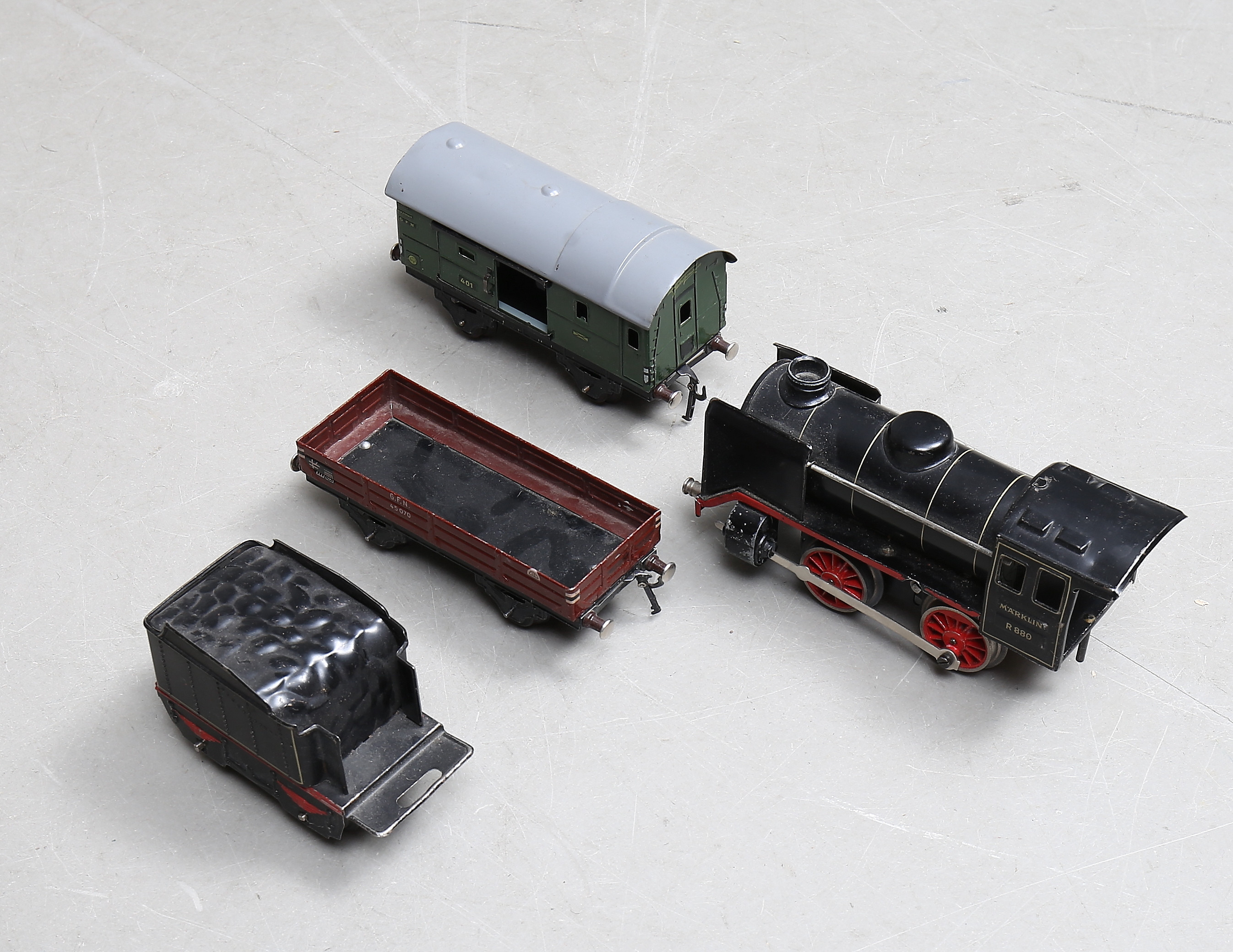 Images for 2623238. MÄRKLIN R880/2 train set with clockwork steam ...