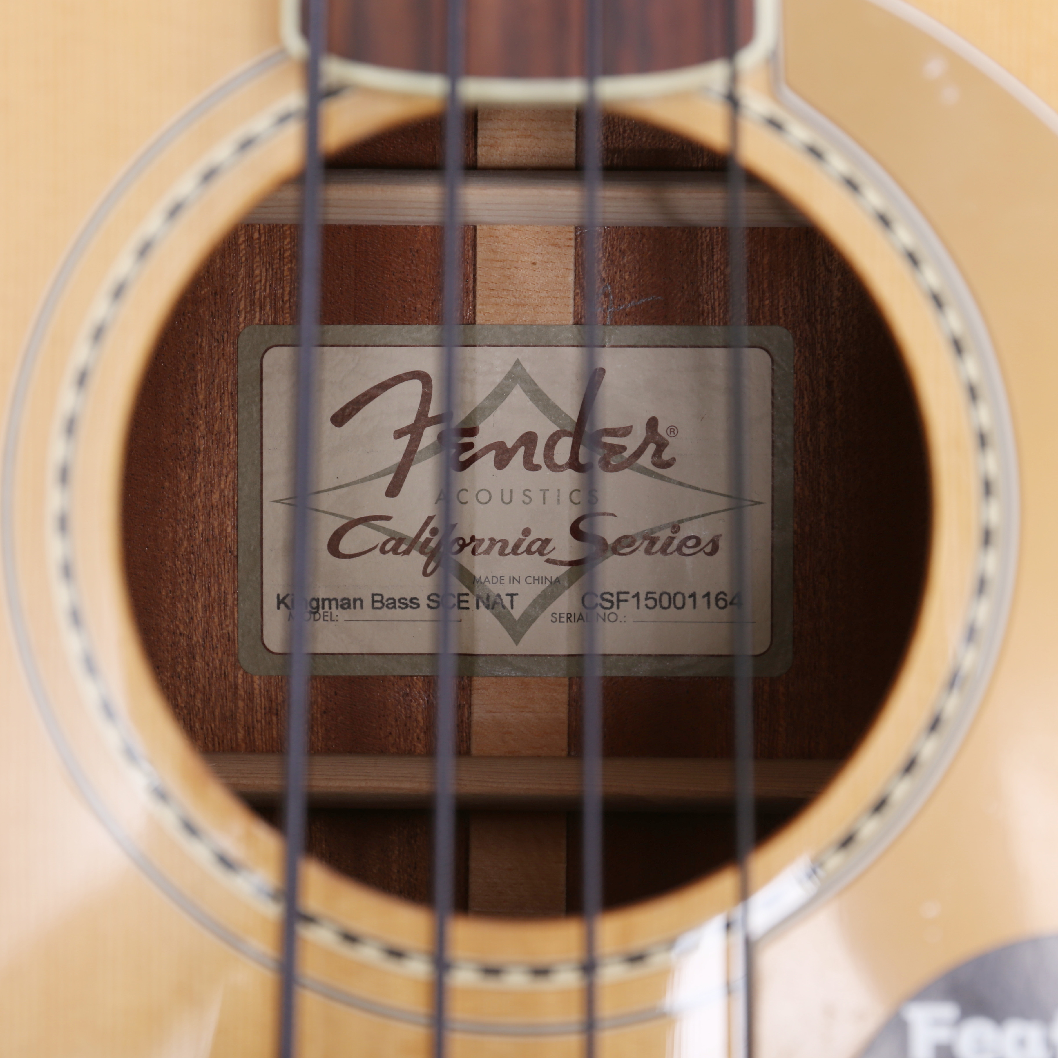 Images for 2637873. SEMIACOUSTIC BASS, SCE NAT, Fender Kingman. - Auctionet