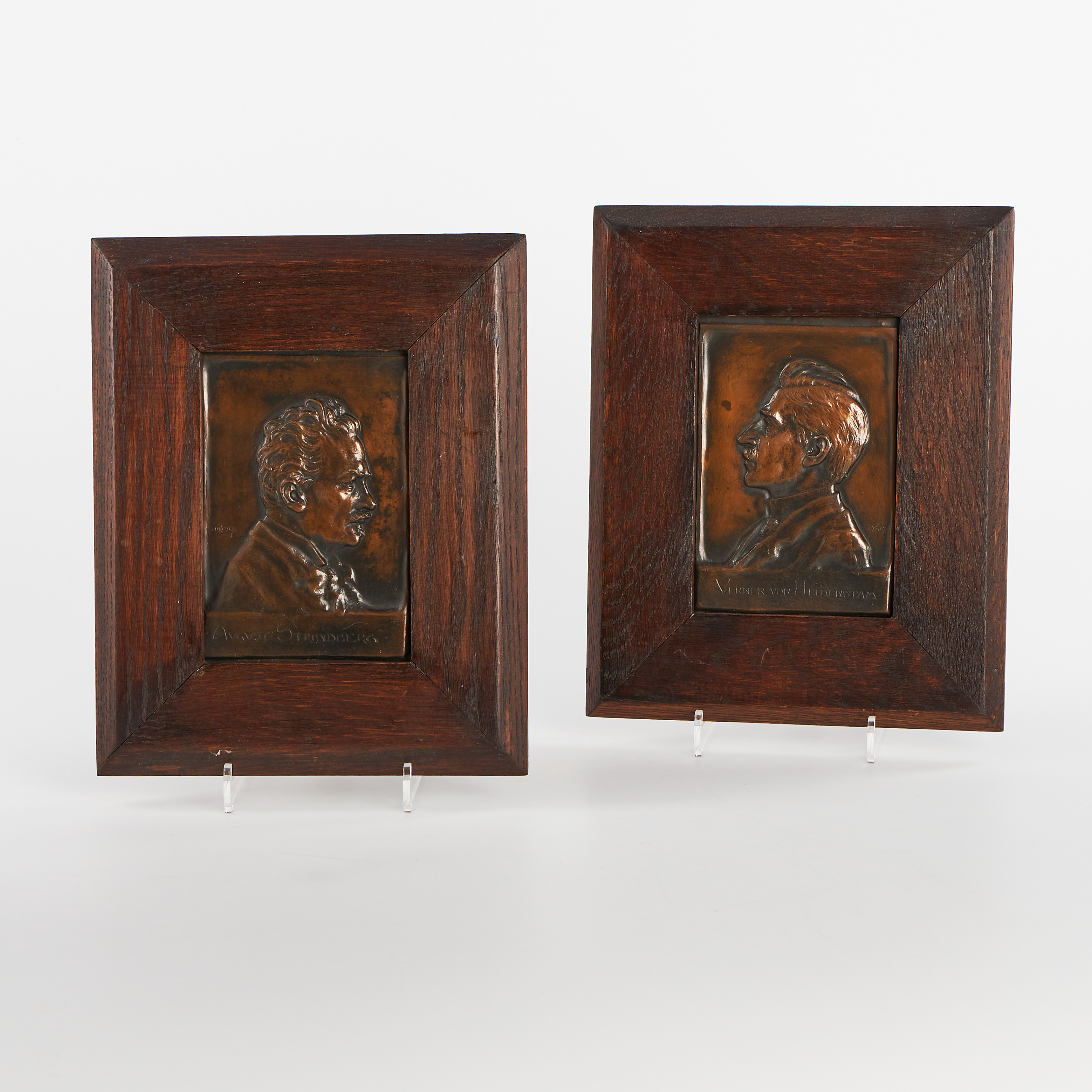 Bilder zu 2649307. OTTO STRANDMAN. Reliefs, 2 Stück, mit Darstellungen ...