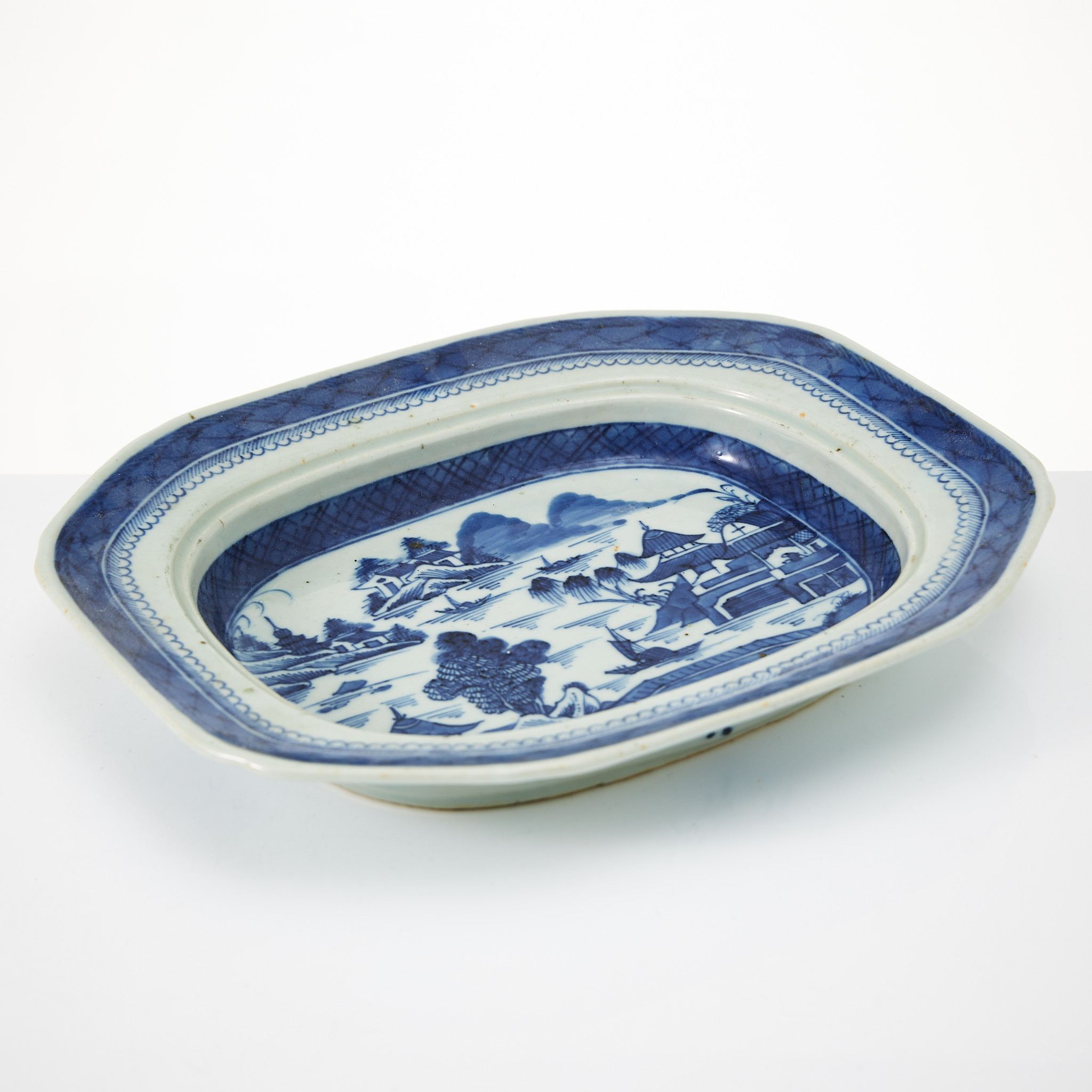 Images for 2658871. DISH, porcelain, China, Jiaqing (1796-1820 ...