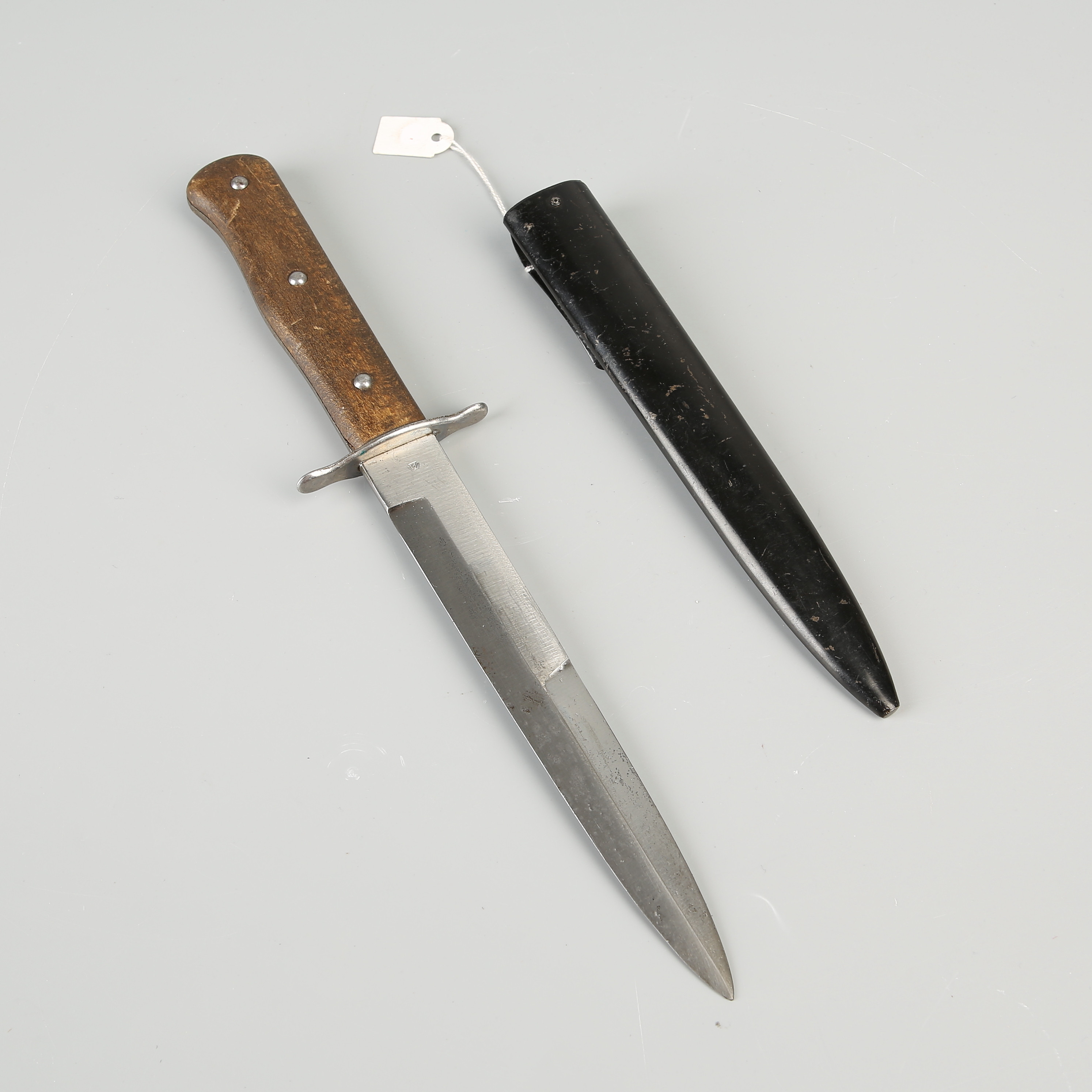 Images for 2659561. GERMAN COMBAT KNIFE, WWII. - Auctionet