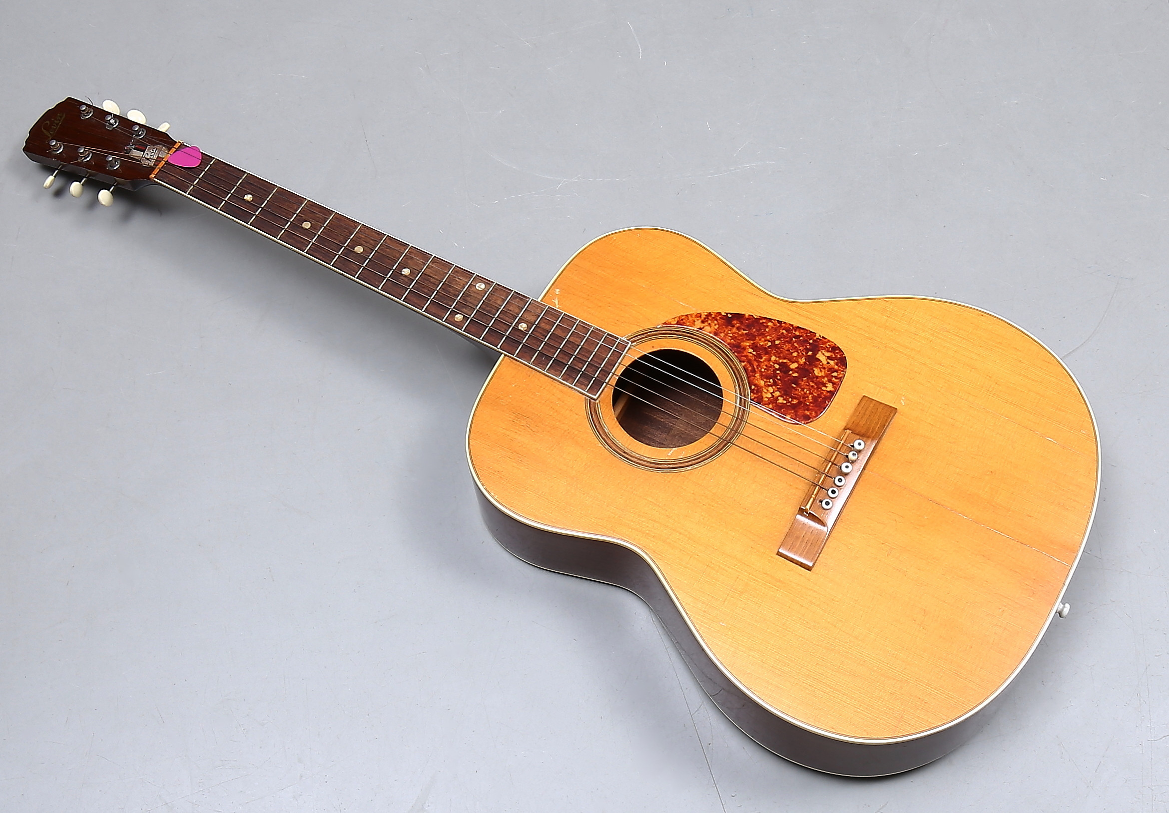 Bilder för 2665882. LEVIN, gitarr, akustisk, ca 1961, serienummer ...