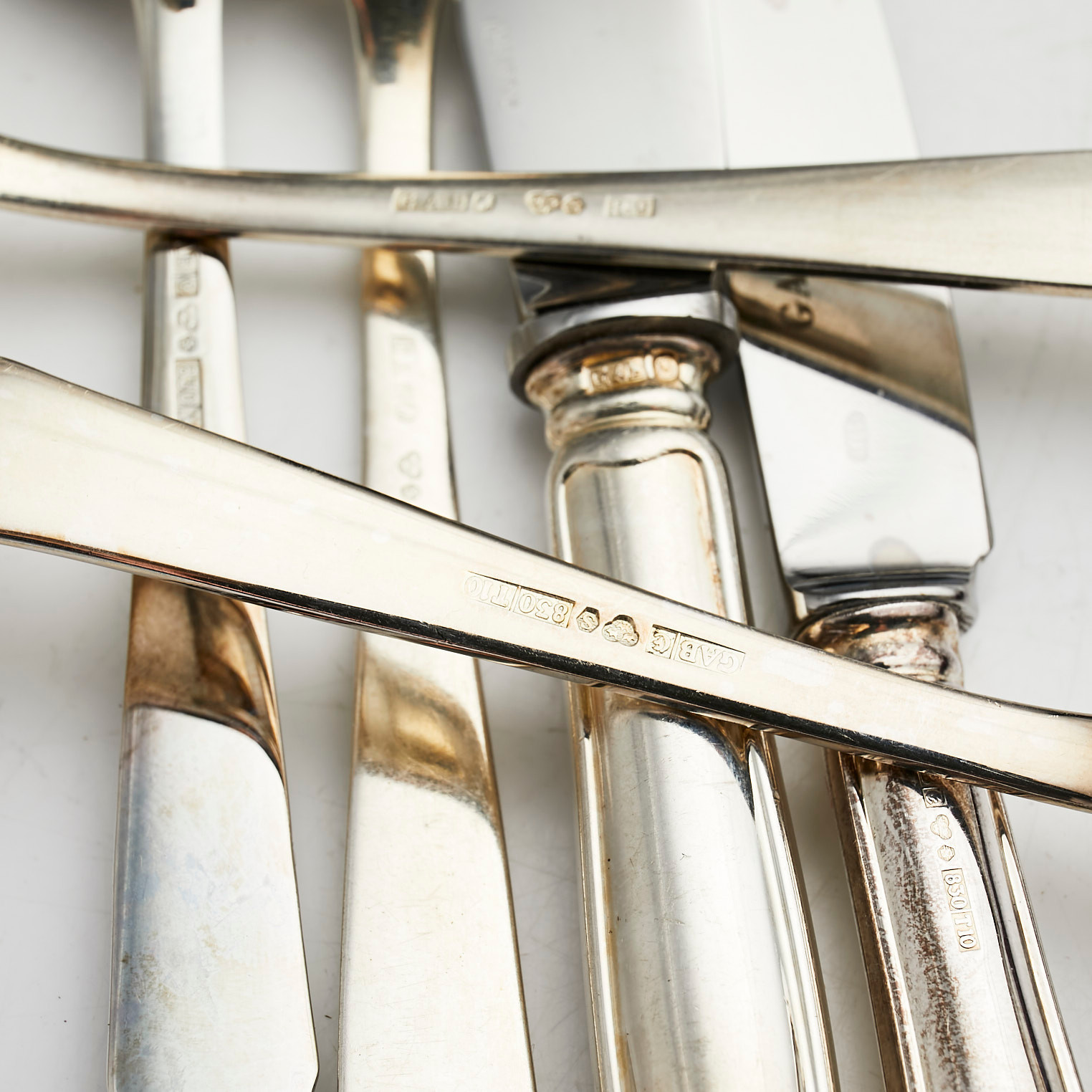 Billeder til 2669716. BESTIK, 72 dlr. model Chippendale, sølv ...