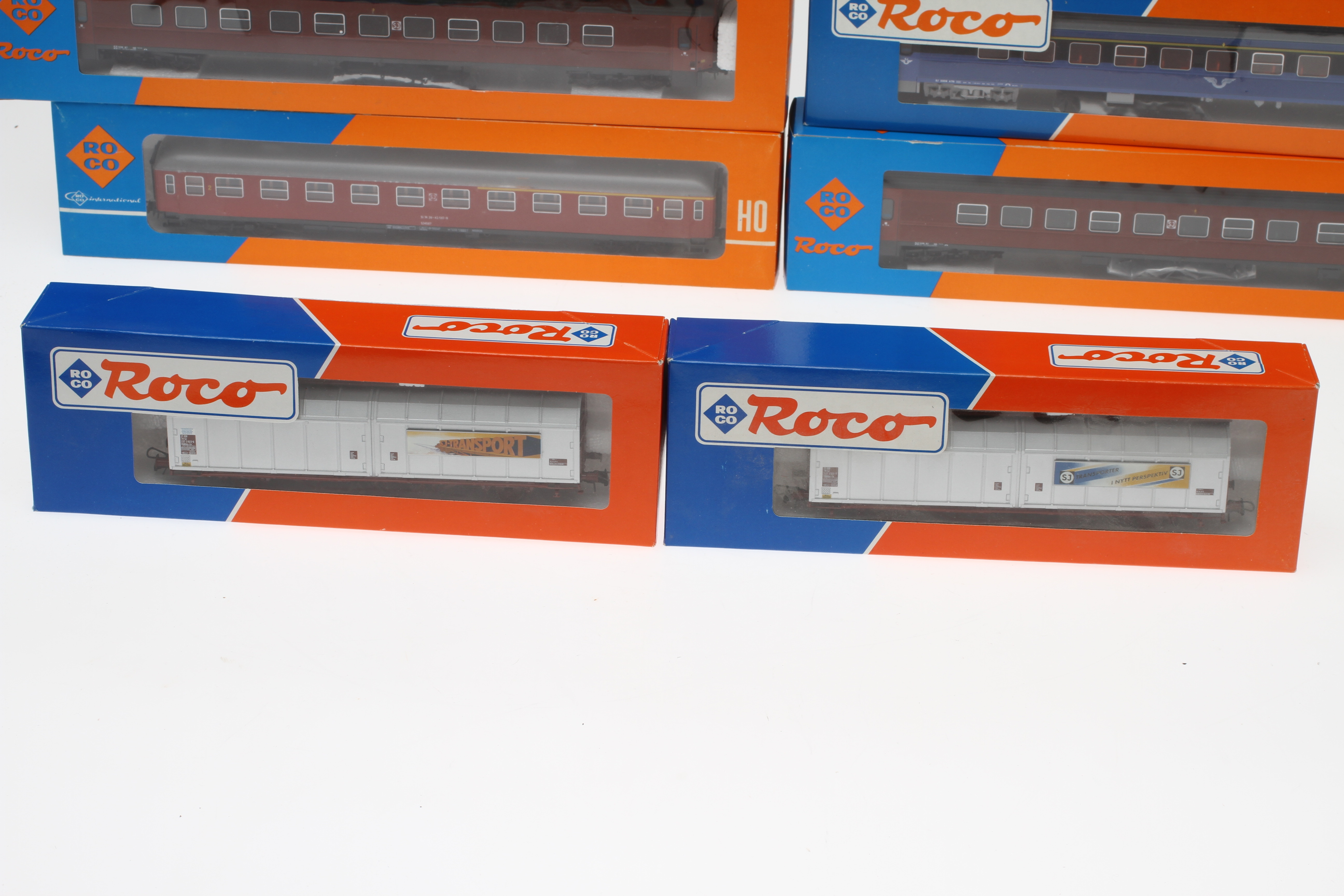 Images for 26852. MODEL TRAIN ROCO 8 passenger cars and 3 freight cars ...