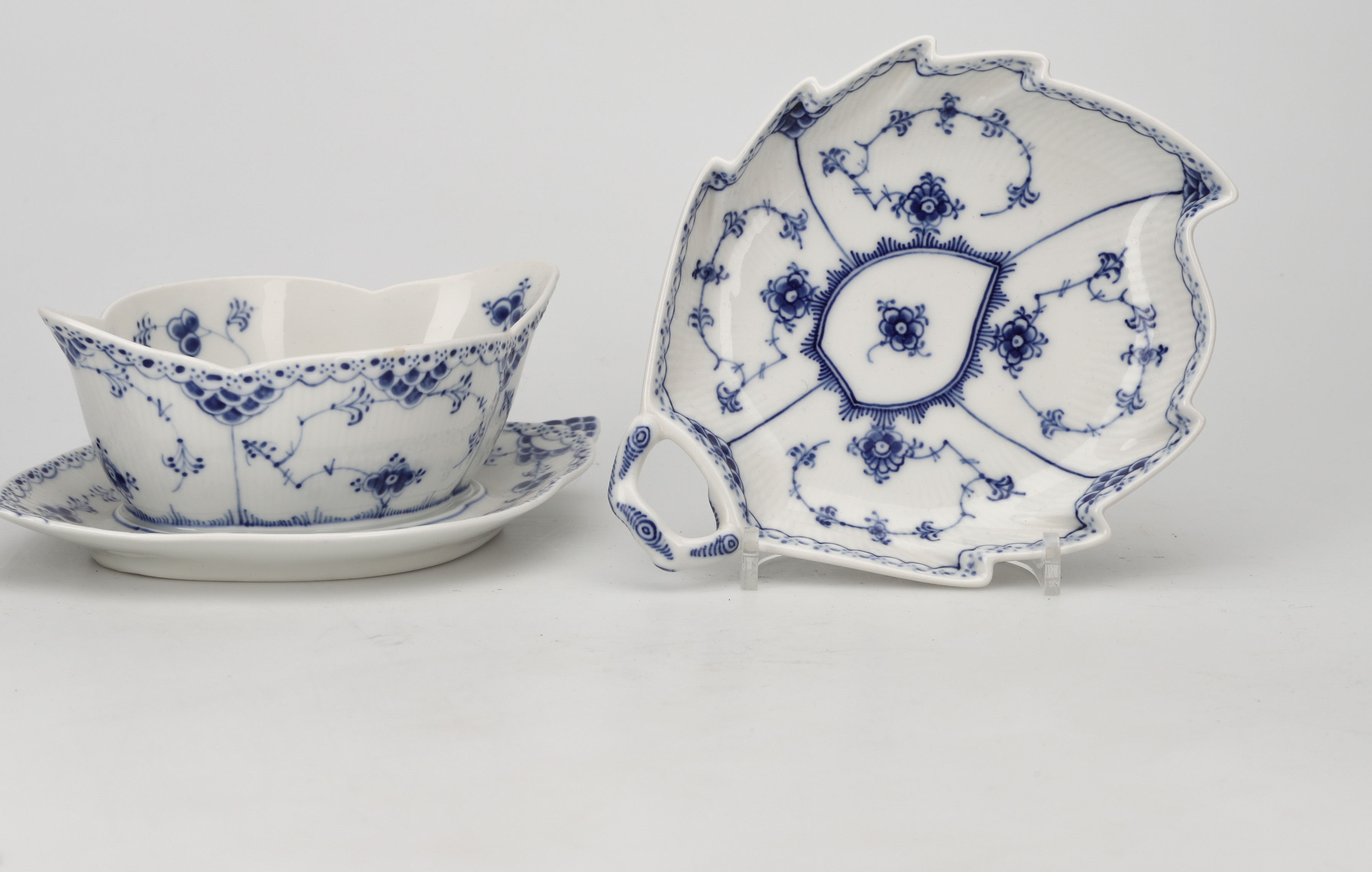 Images for 2735904. DINING SET, 30 pieces, porcelain "Musselmalet ...