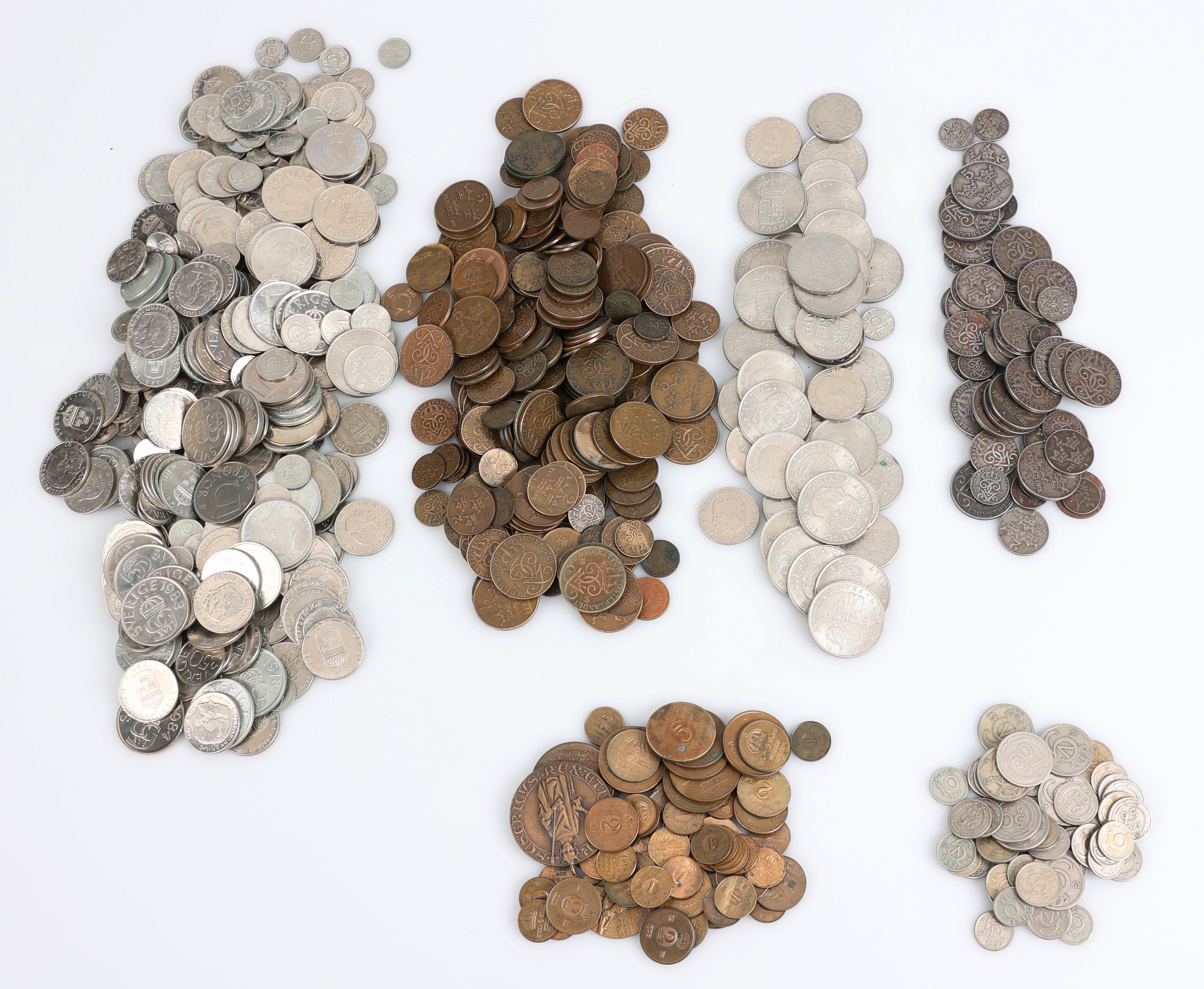 Bilder för 2774496. PARTI SVENSKA MYNT, Nickel, Koppar, Silver. - Auctionet