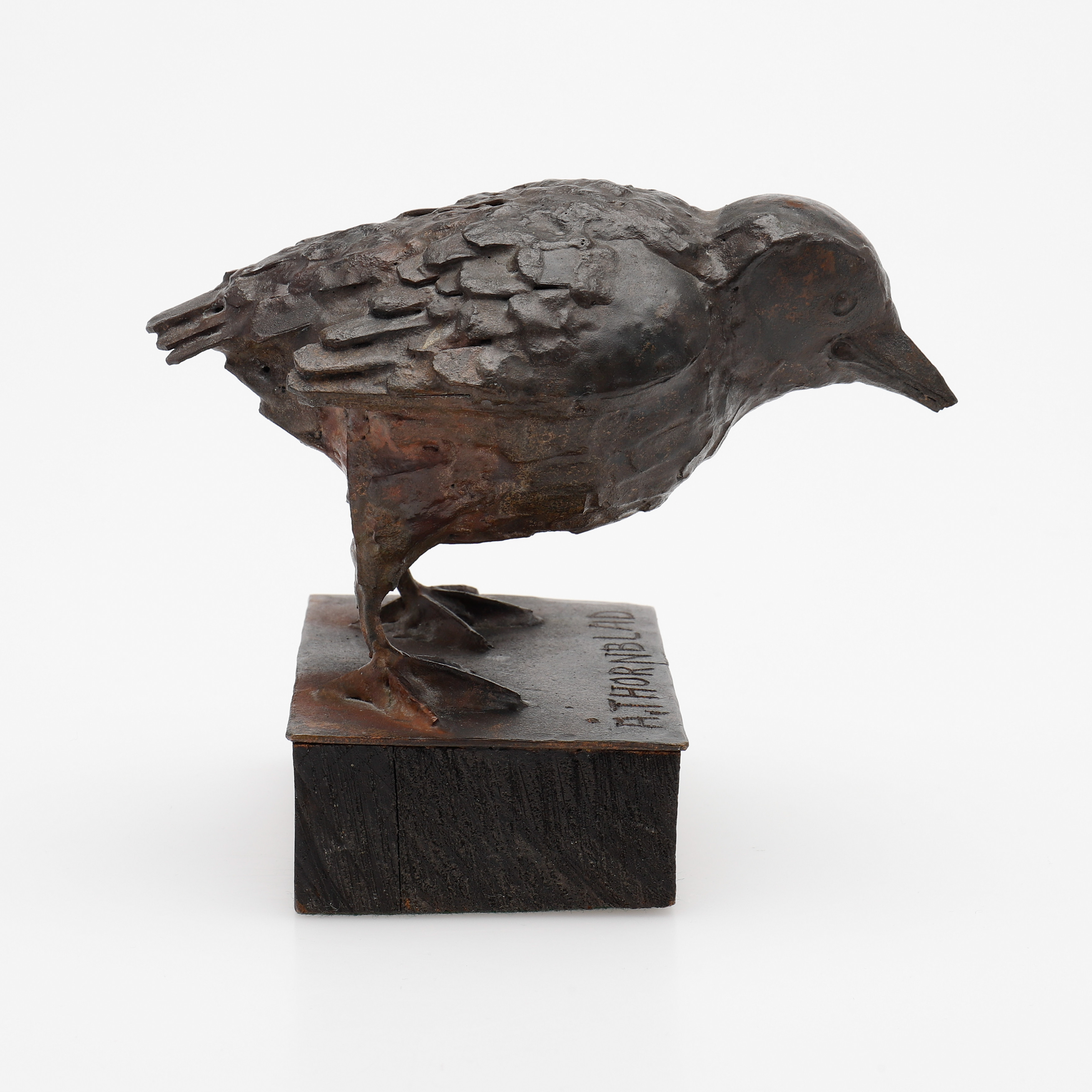 ÅKE THORNBLAD. KRÅKFÅGEL. Konst - Skulptur - Auctionet