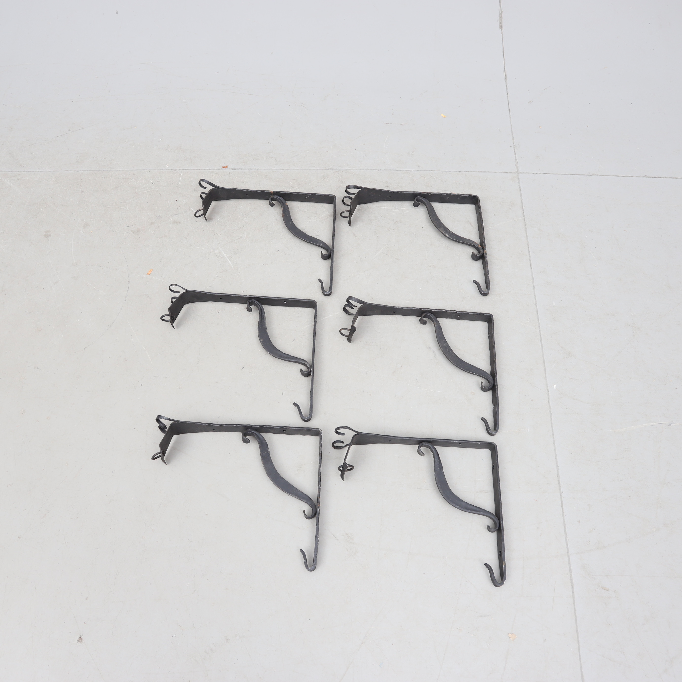 HYLLKONSOLER, smide, 3 par, 1900-tal. Silver & Metall - Övriga ...