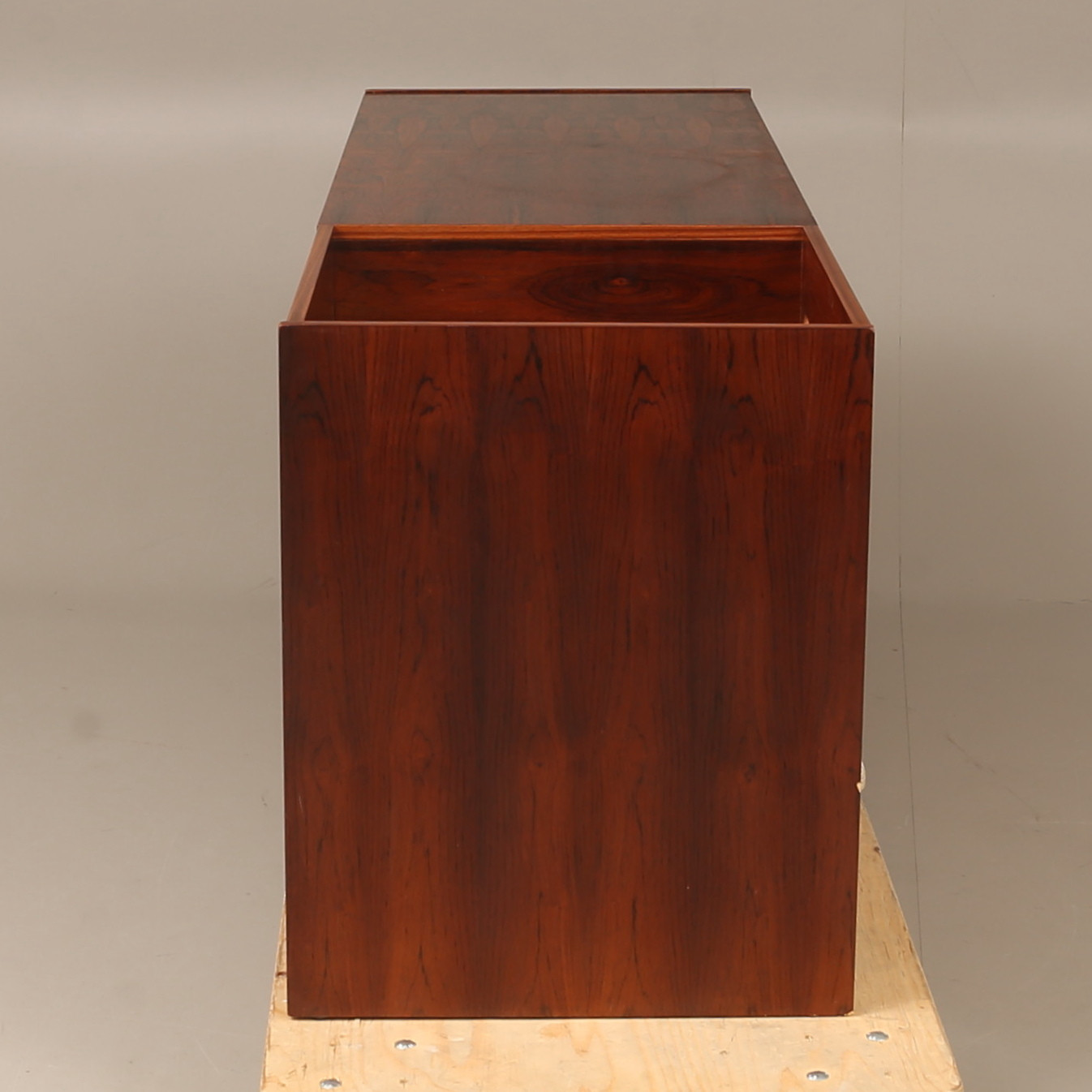 Images for 2781411. STEREO BENCH/SIDEBOARD in jacaranda veneer, 1970s ...