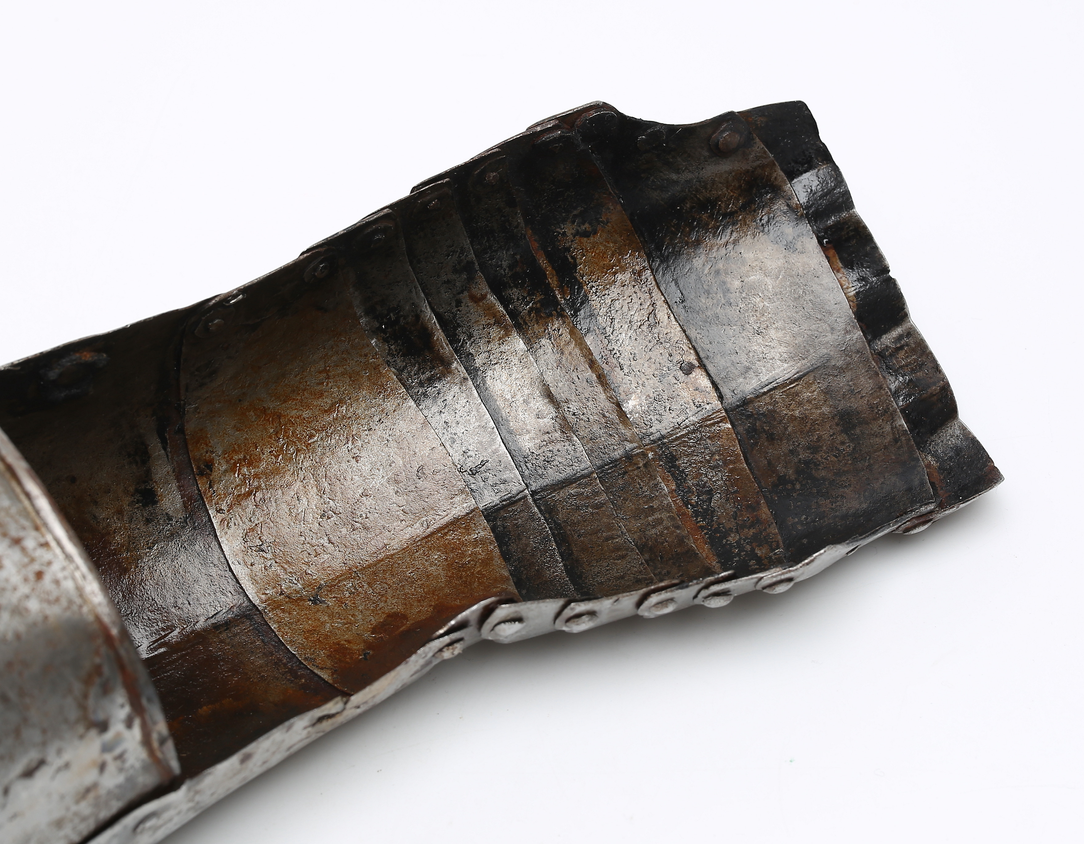 Bilder för 2785679. BRIDLE GAUNTLET, stål, rustningsdel för vänster ...