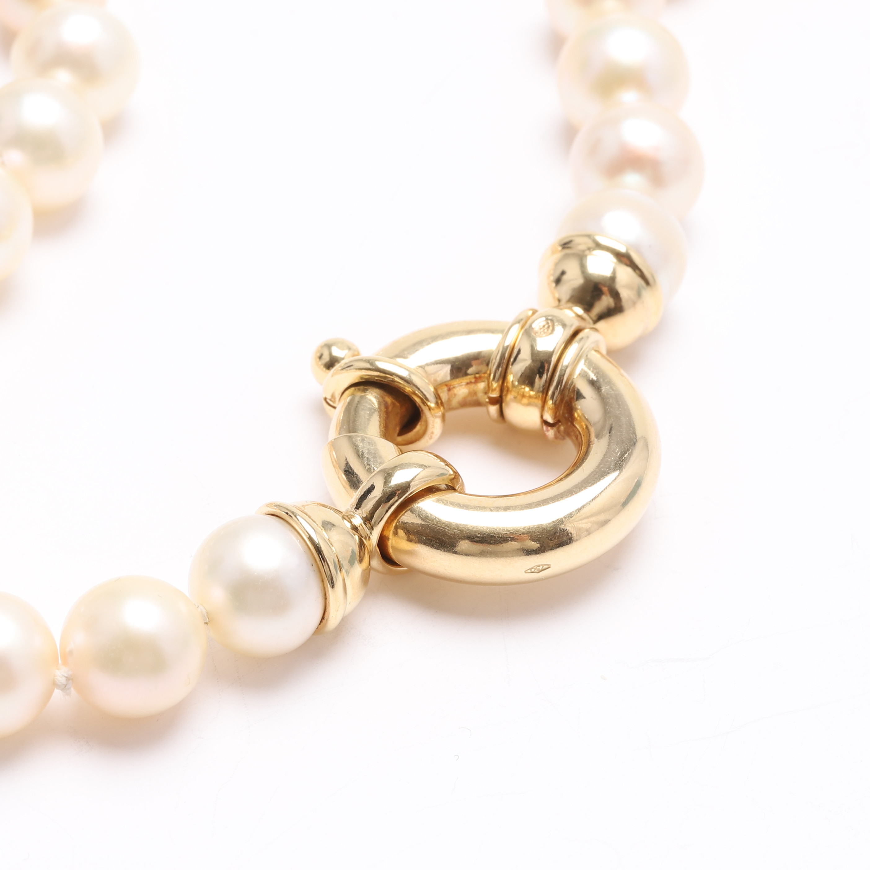 Images for 2790628. COLLIER, cultured pearls. lock in 18k gold. - Auctionet
