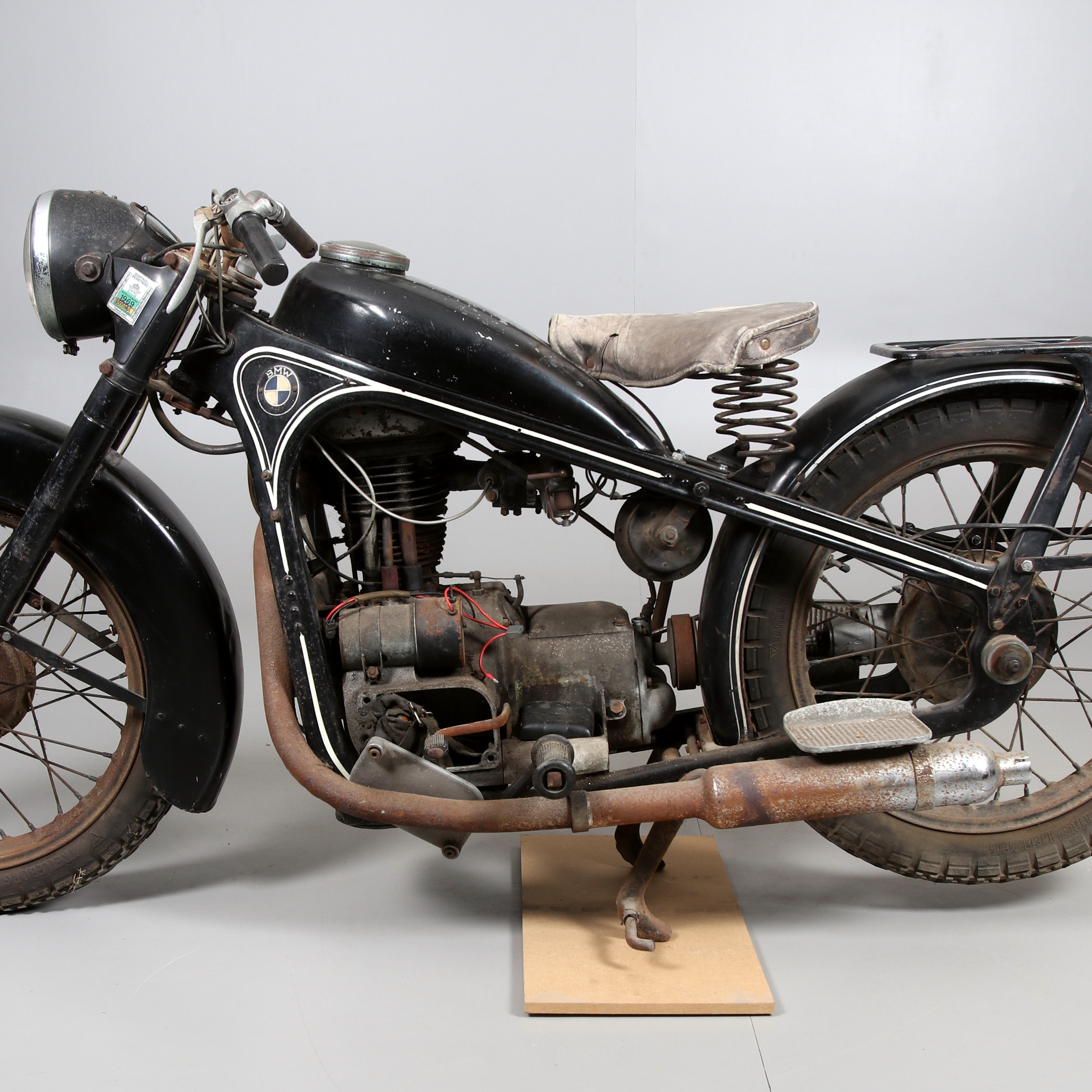 MOTORCYKEL, BMW R35, 1952. Fordon, Båtar & Delar - Mopeder - Auctionet